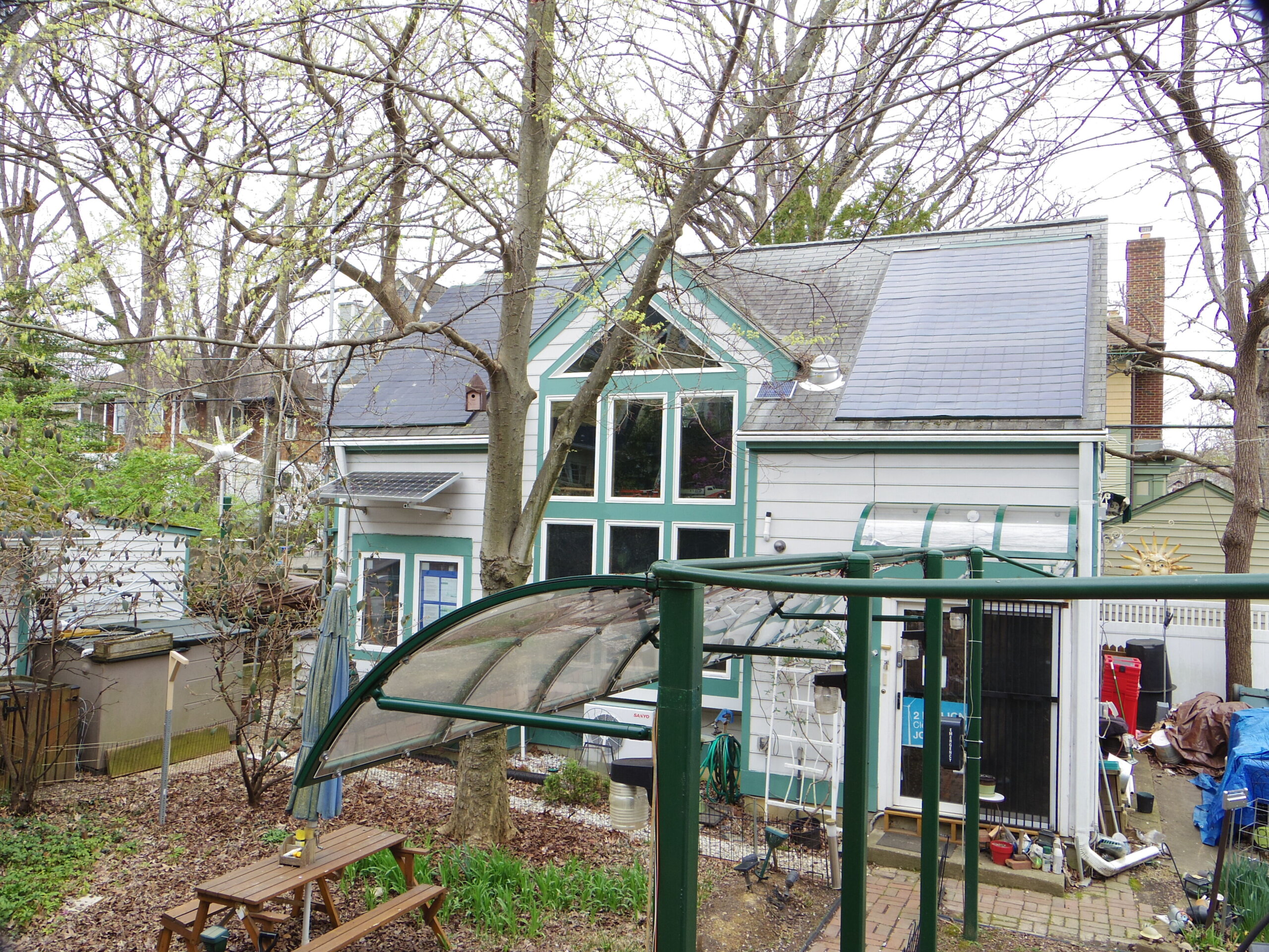 This Arlington house never loses power - WTOP News