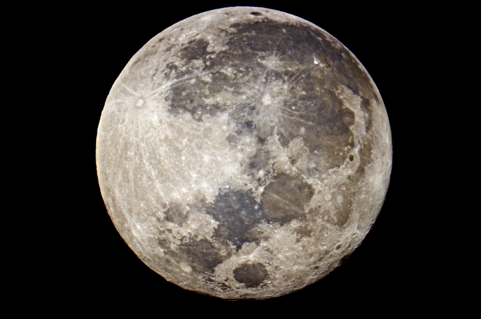 Take a peek at the full beaver supermoon on Friday in the DC region ...