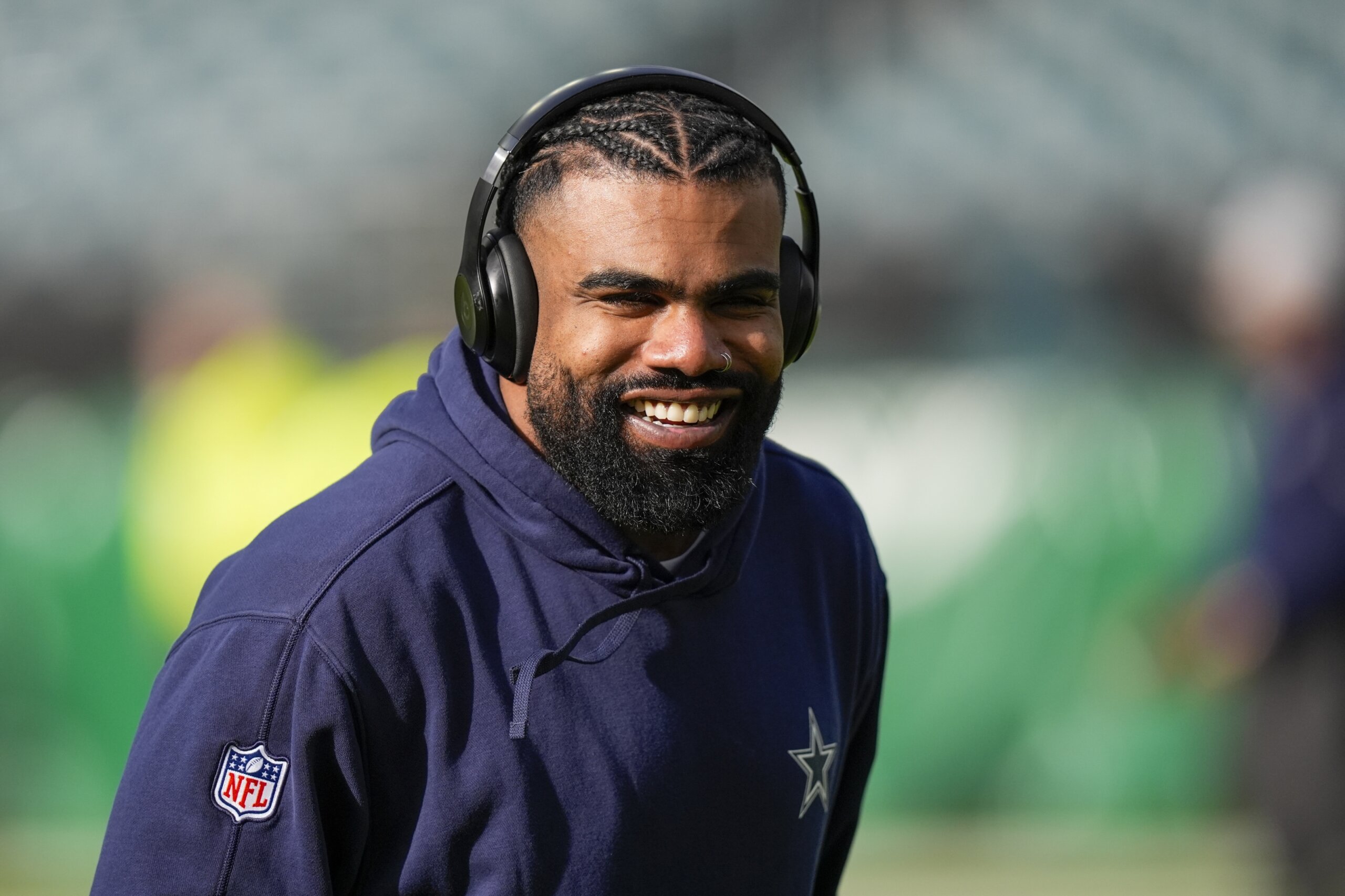 Chargers plan to sign Ezekiel Elliott to practice squad after his ...