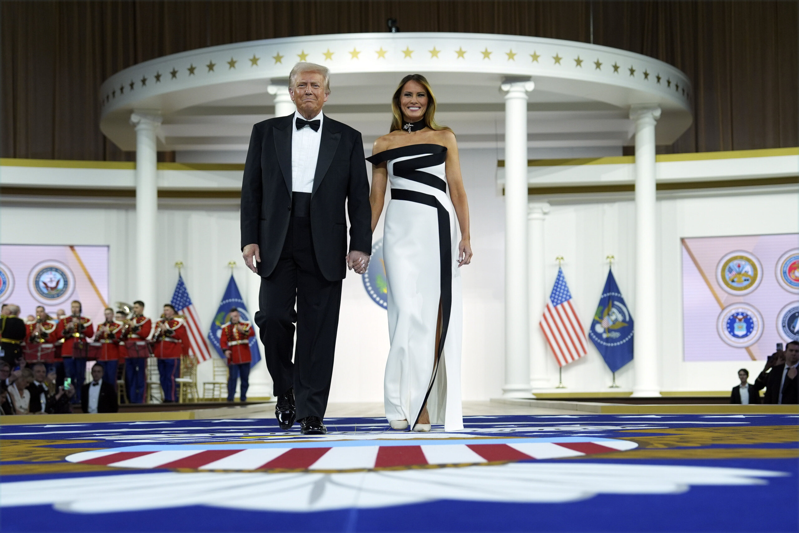 PHOTOS: Trump celebrates return to White House - WTOP News