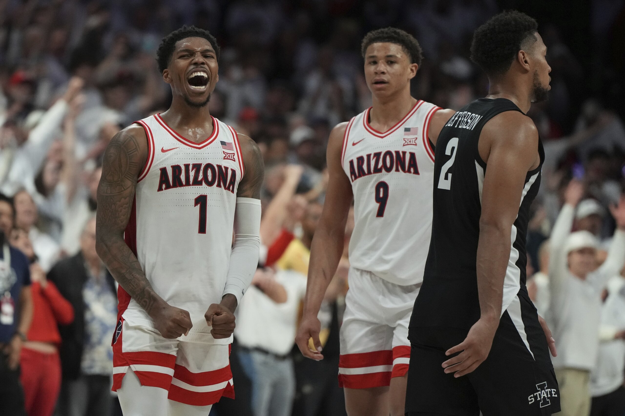 Big-time Love: Arizona’s Caleb Love hits half-court heave at buzzer in ...