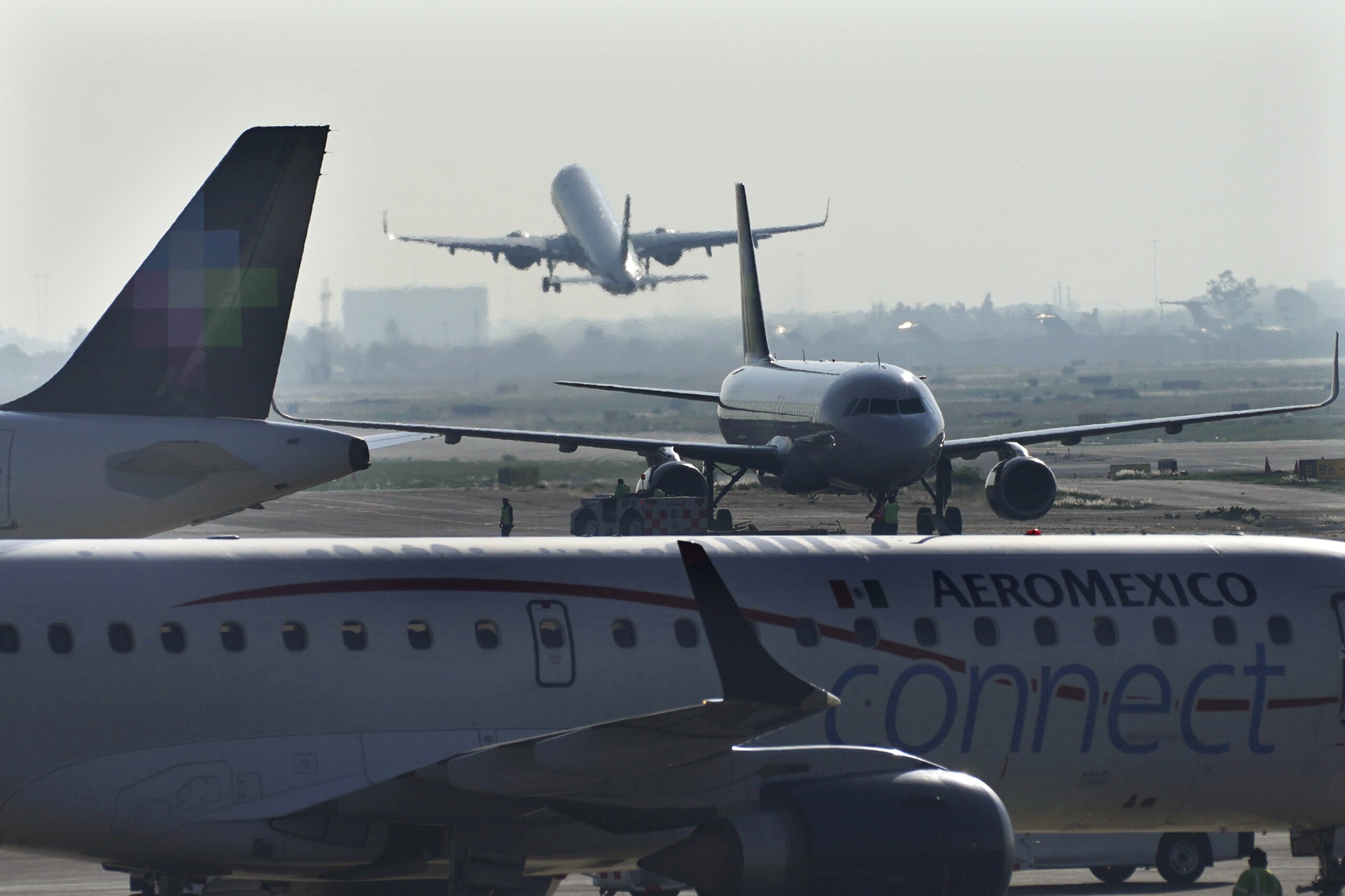 A data company has figured out which airlines fly on time most often ...