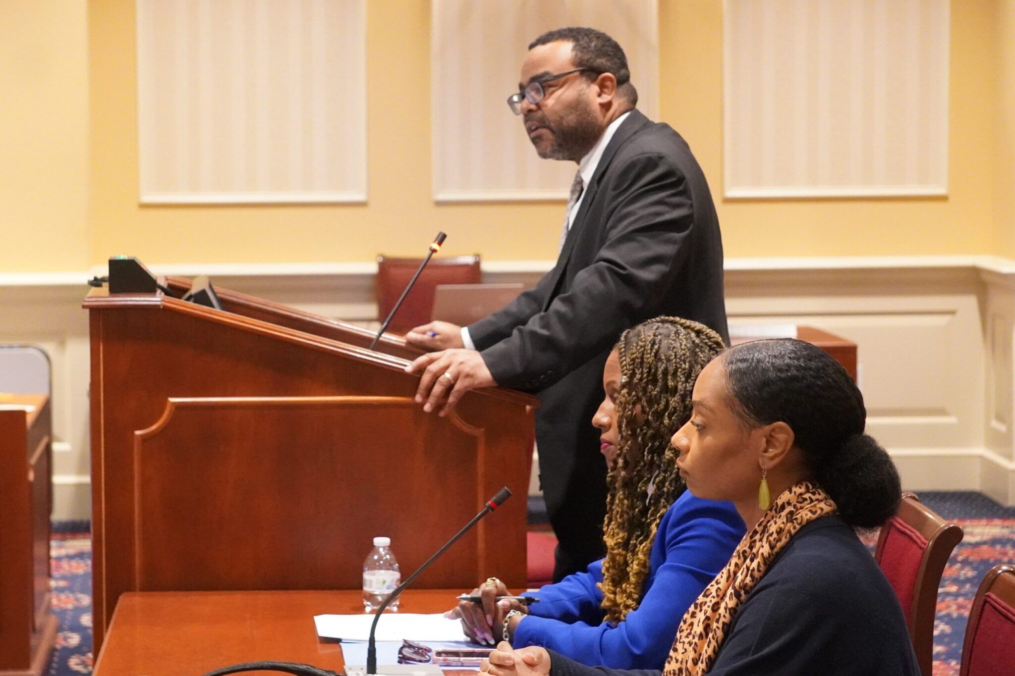 Traffic stop measure sparks passionate debate before Md. Senate panel ...