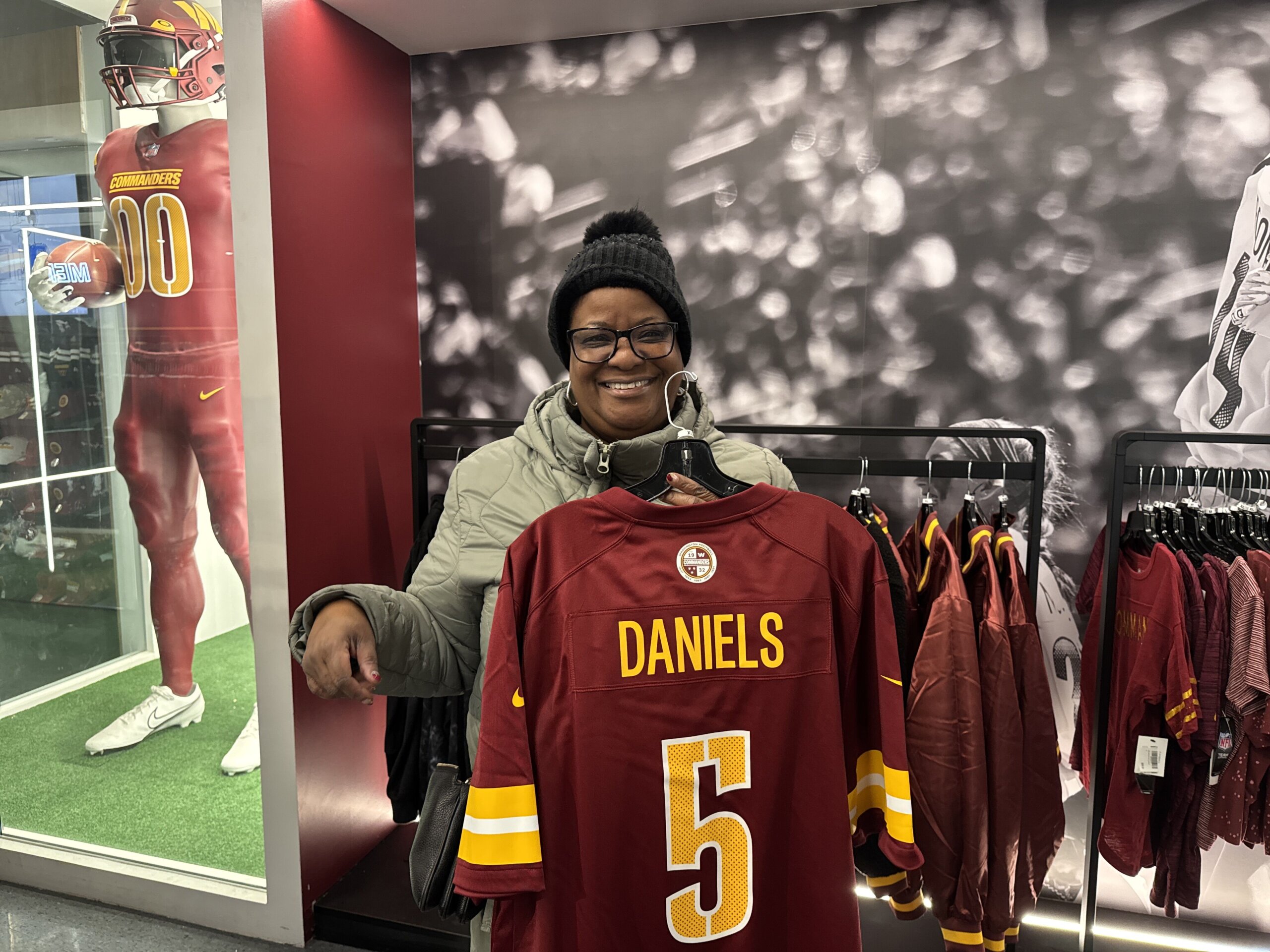 Commanders fans make a run on team gear ahead of NFC Championship game ...