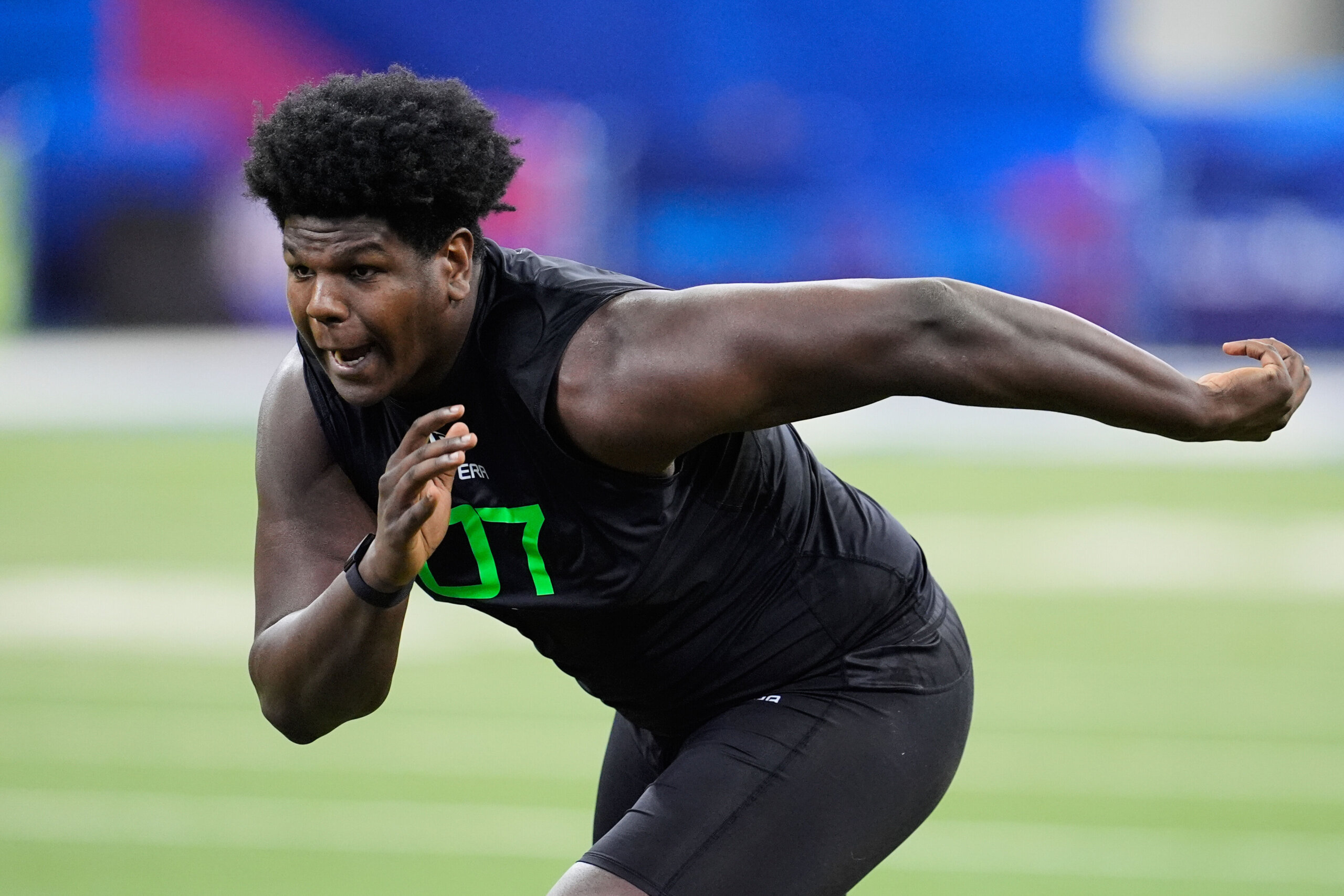 Commanders take Oregon offensive tackle Josh Conerly Jr. with the 29th ...