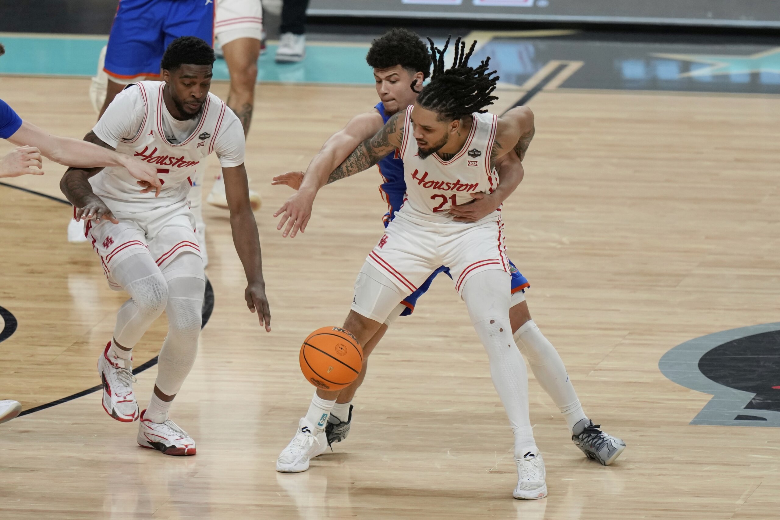 Houston on the wrong side of gritty and ugly finish against Florida in ...