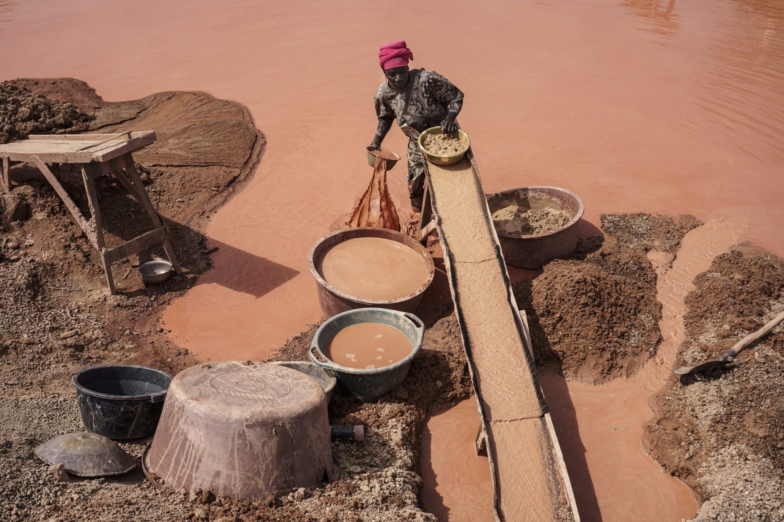 Mercury fuels gold mining in Senegal. And it’s poisoning the people who ...