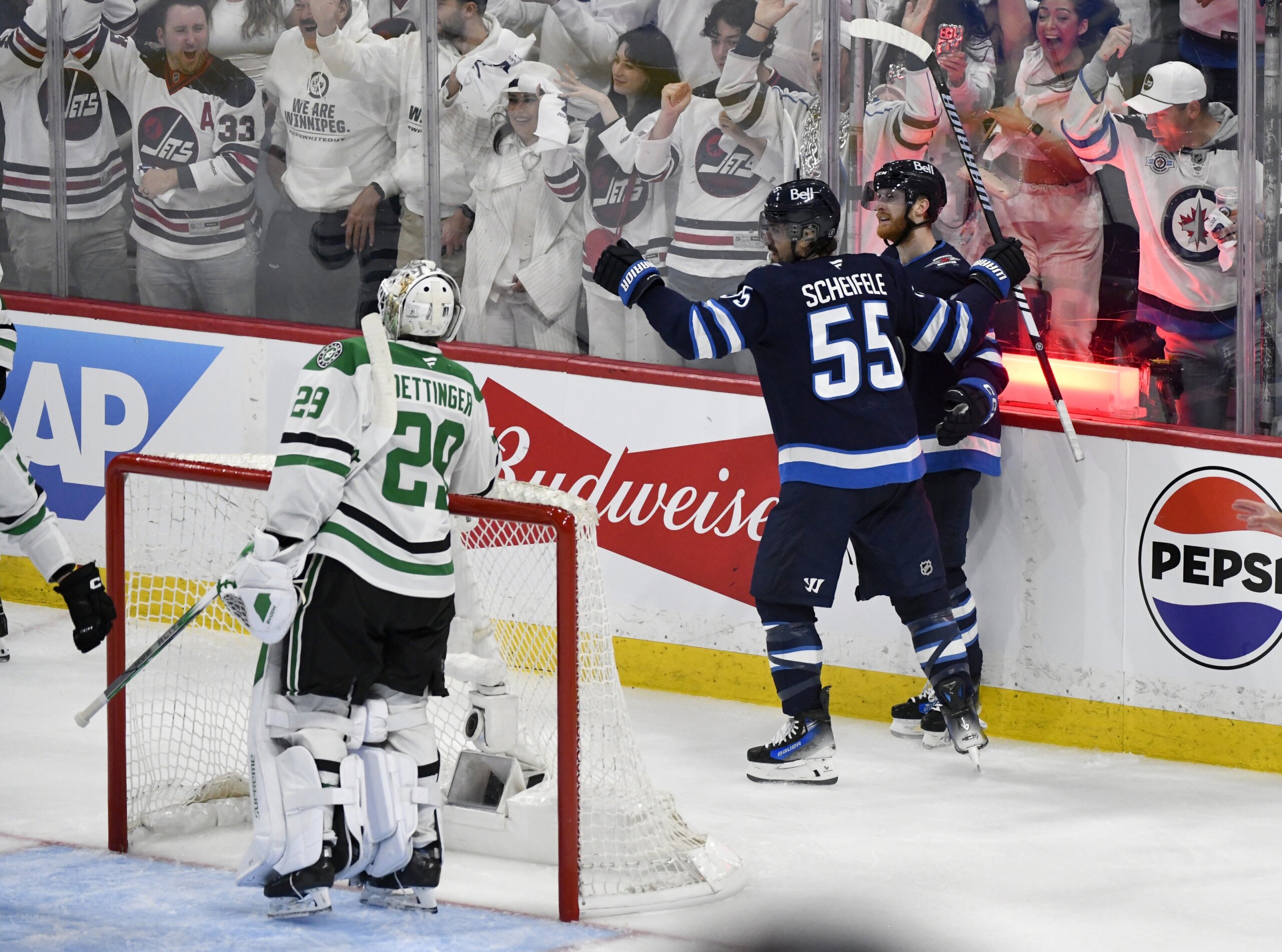 Jets beat the Stars 4-0 to force Game 6 in the Western Conference ...