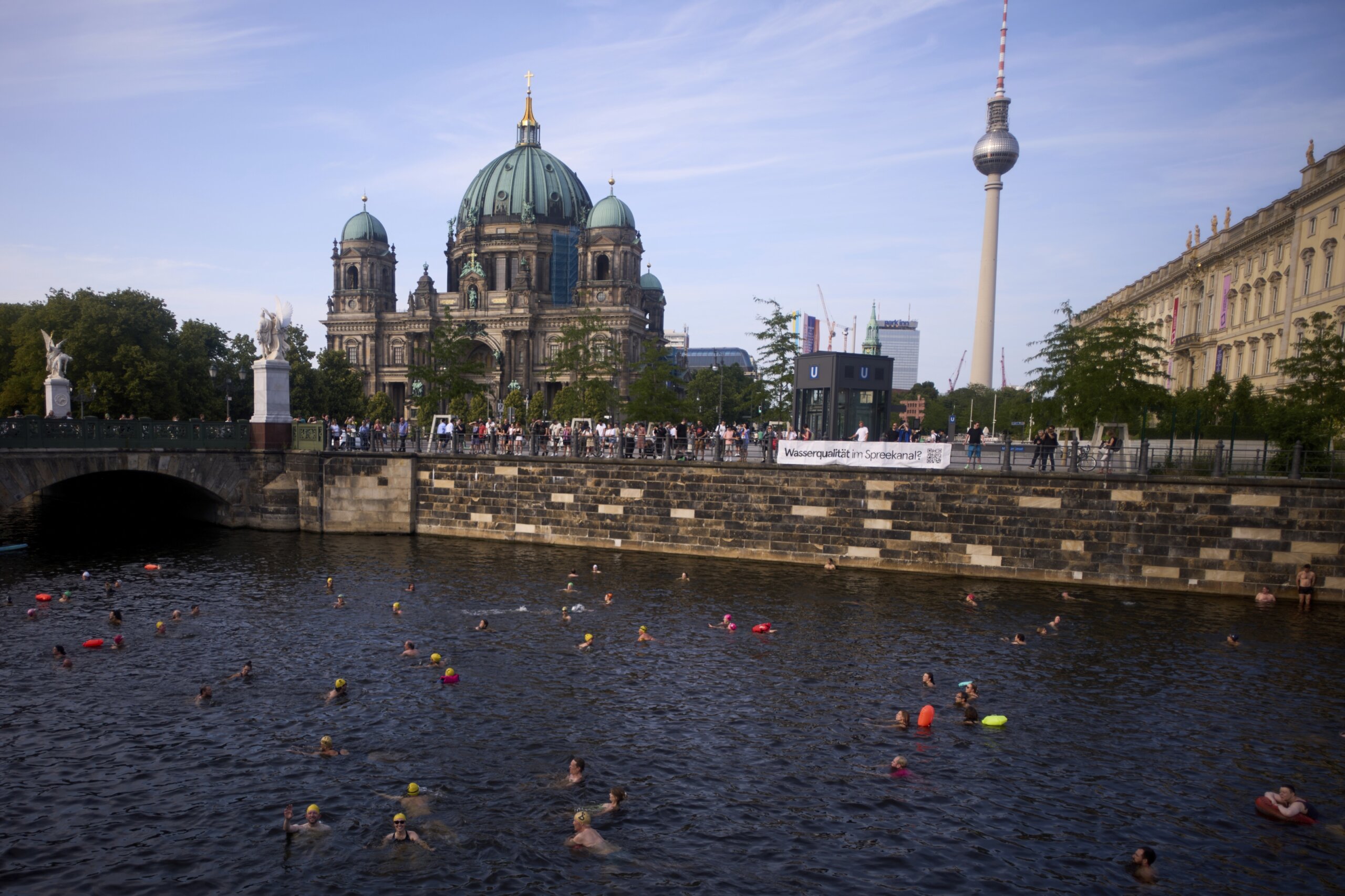 Berliners jump into the Spree River to show it’s clean enough for ...