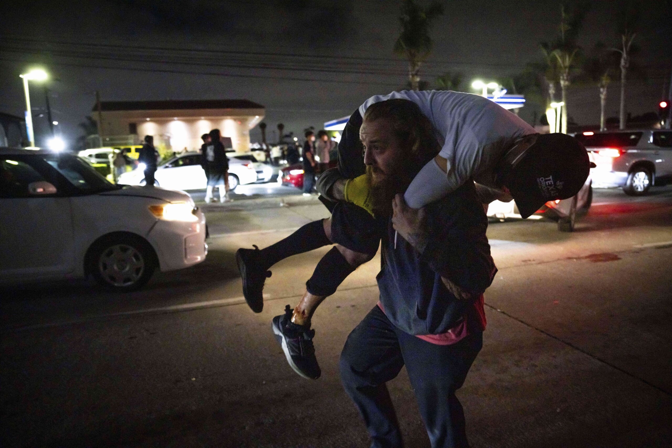 National Guard faces off with protesters hours after arriving in Los ...