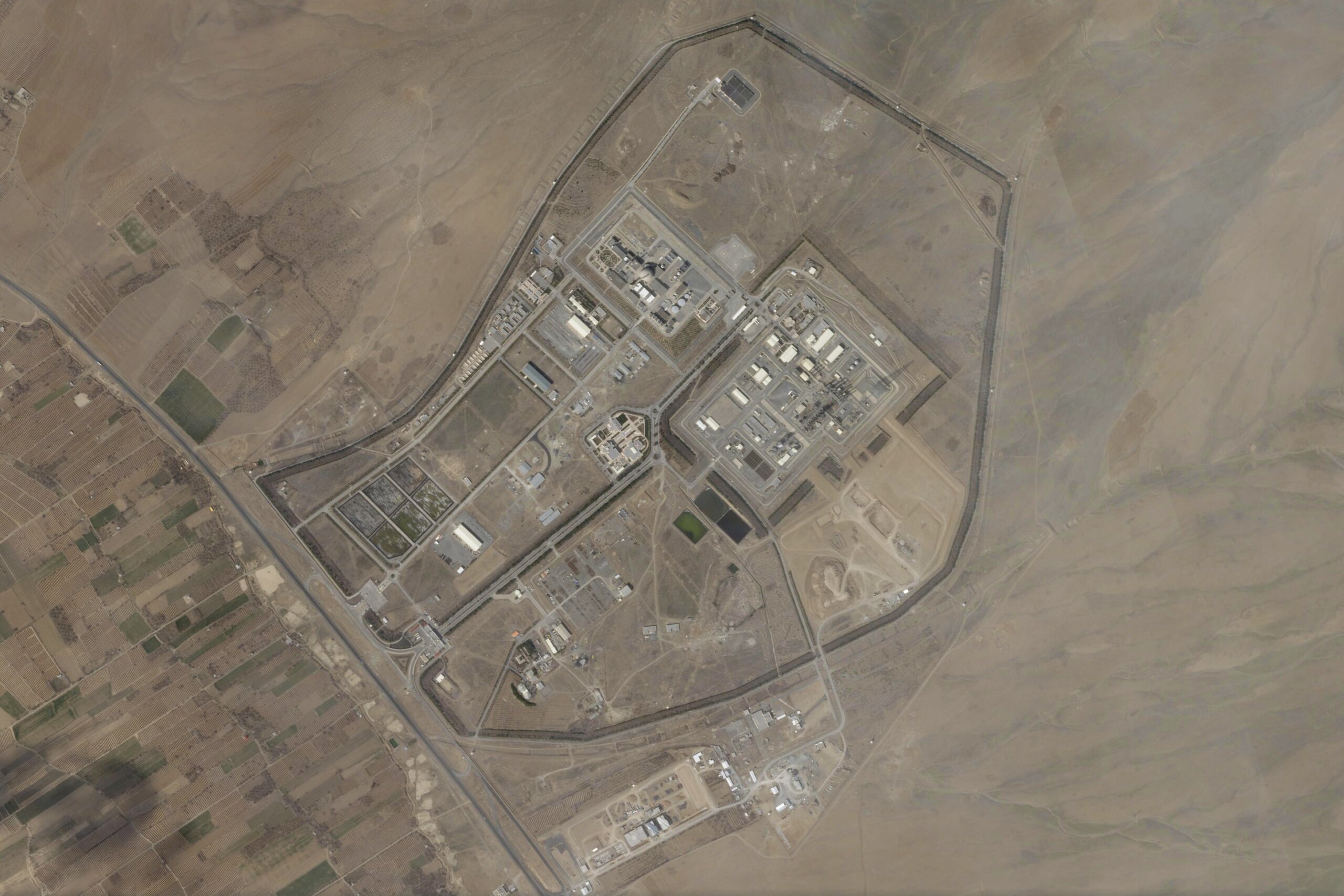 Iran’s Arak heavy water reactor, hit by an Israeli airstrike, was part ...
