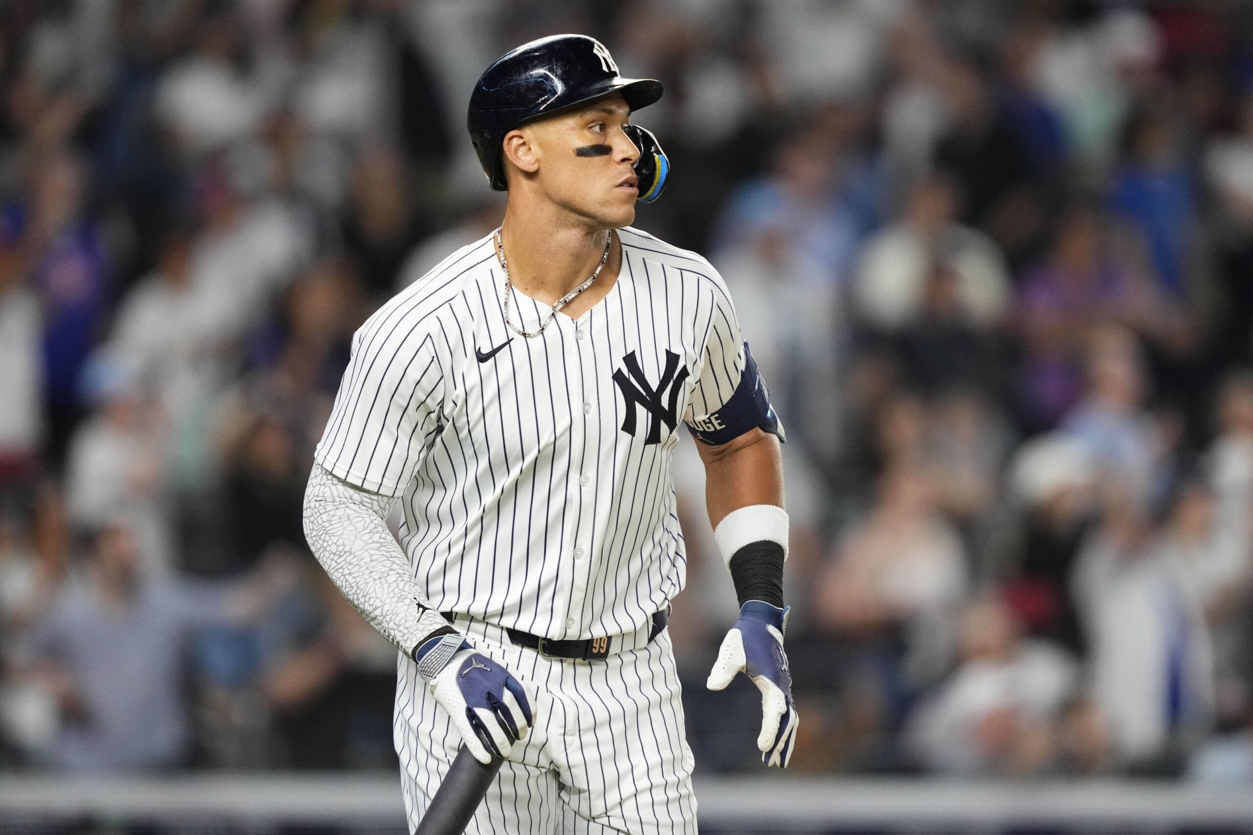 Yankees’ Aaron Judge makes 3 outstanding catches, robs Cubs’ Pete Crow-Armstrong of home run ...