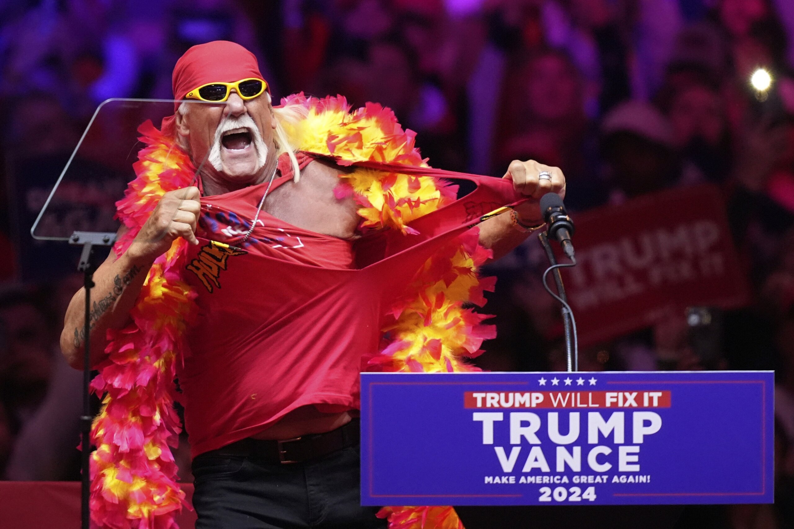Trump and Hulk Hogan forged a decadeslong bond based on wrestling ...