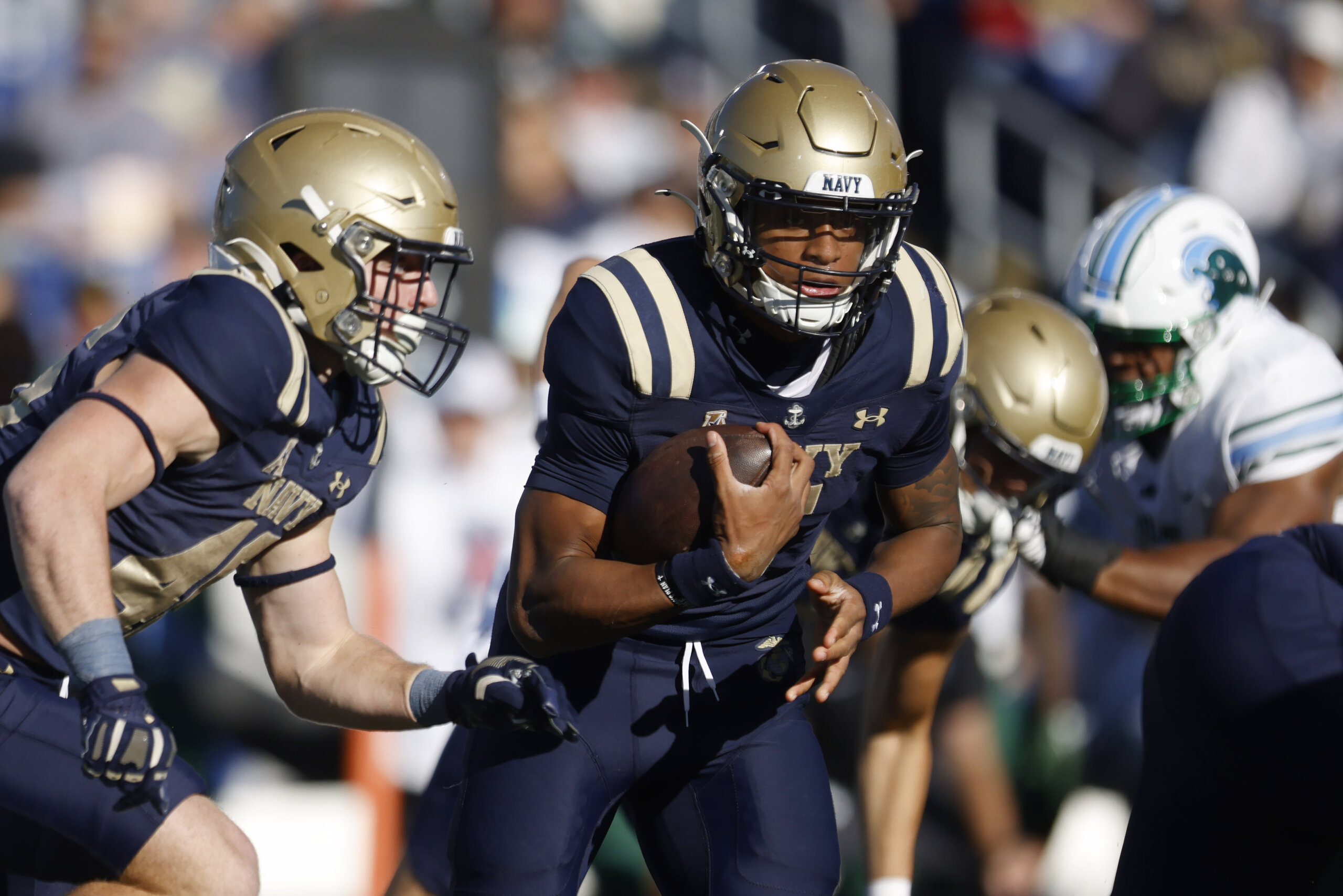 Navy visits Temple in AAC action - WTOP News