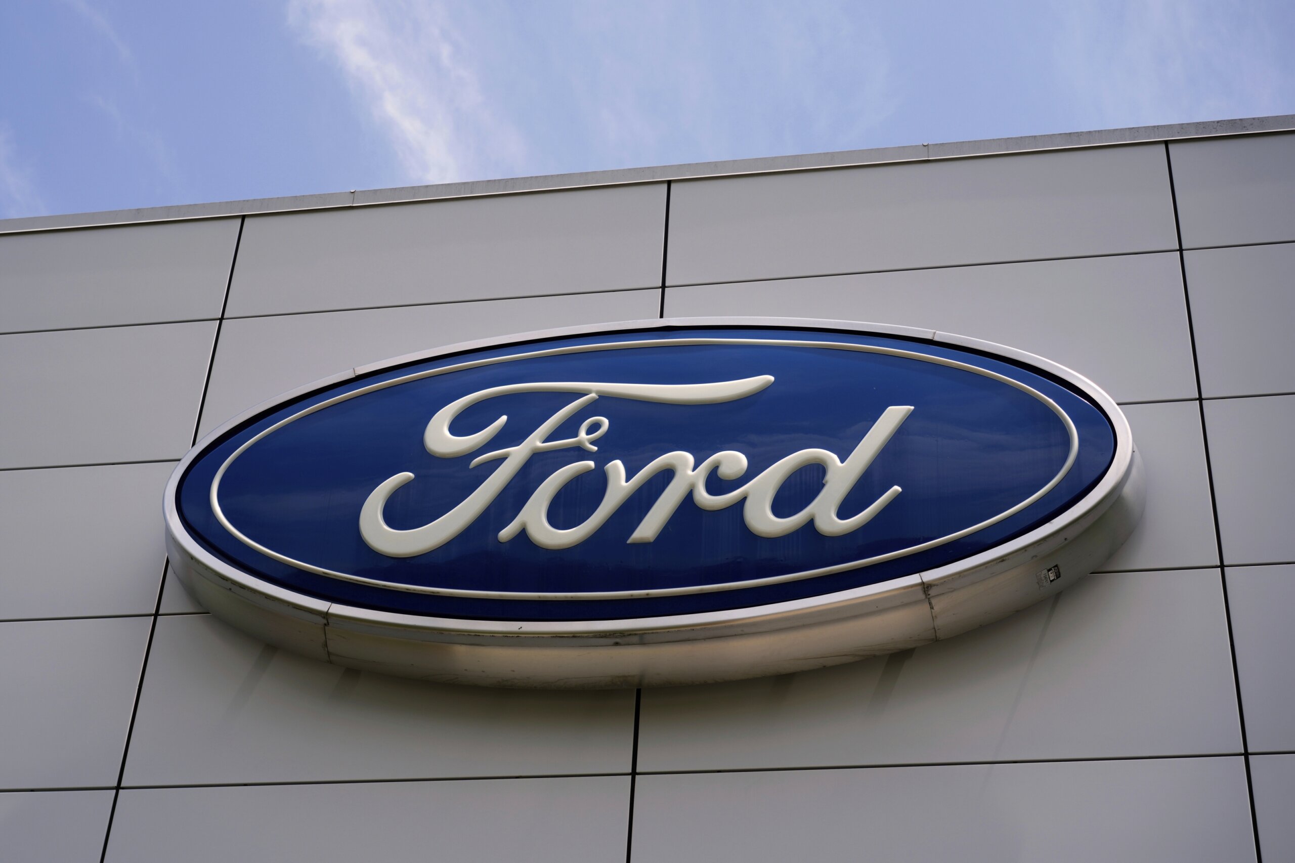 Ford recalls more than 355,000 pickup trucks over instrument display ...