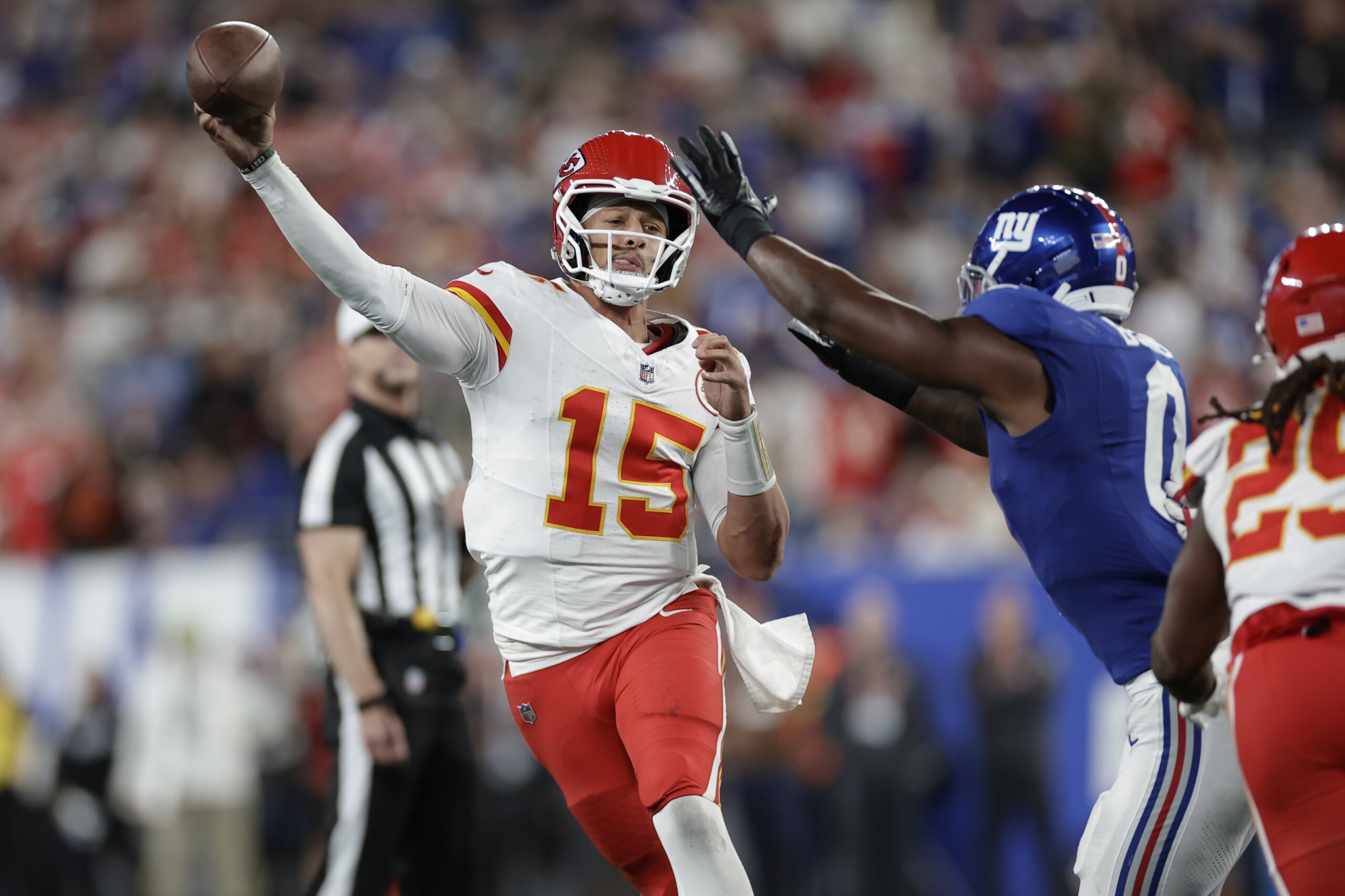 Patrick Mahomes and the Chiefs beat the Giants 22-9 for their first win ...