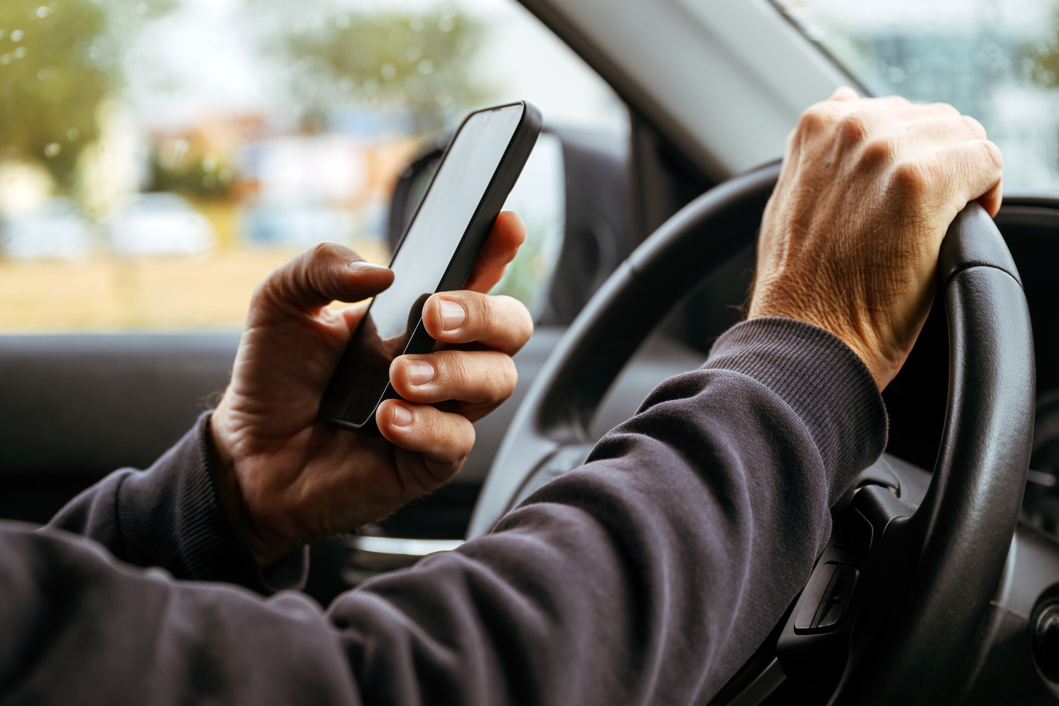Distracted driving raises crash risk by 240%, report finds. Here’s how ...