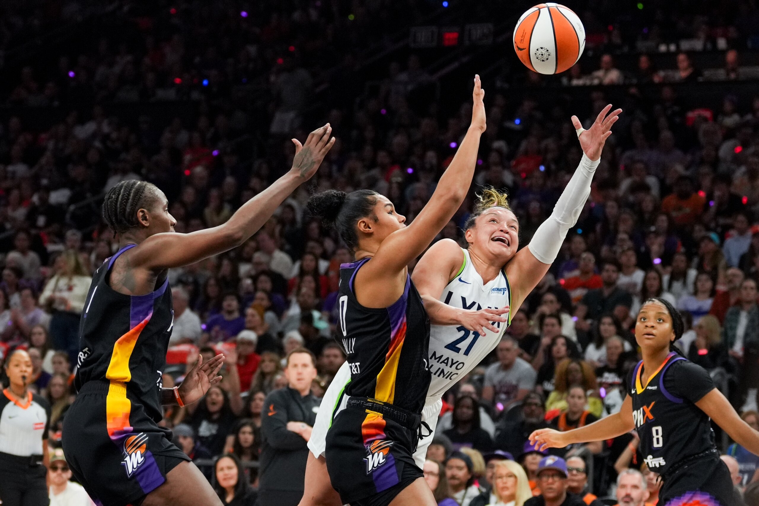 Mercury overcome 13-point deficit in 4th quarter, beat Lynx 86-81 to ...
