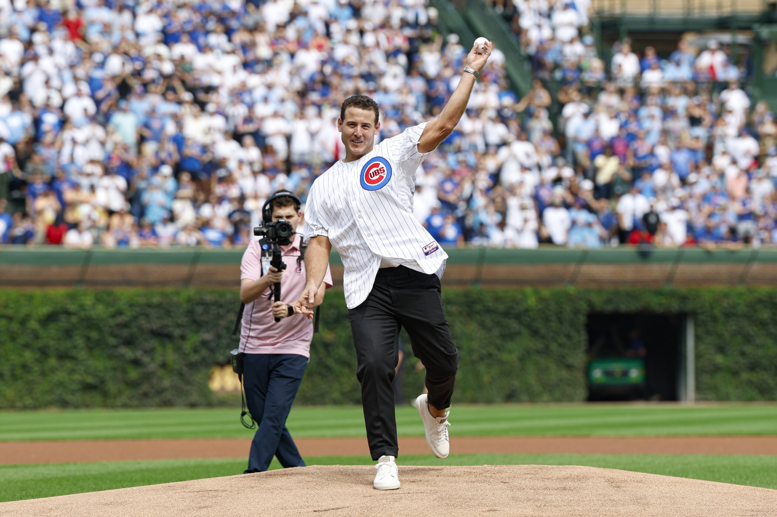 Anthony Rizzo retires with the Chicago Cubs, nearly catches home run in ...