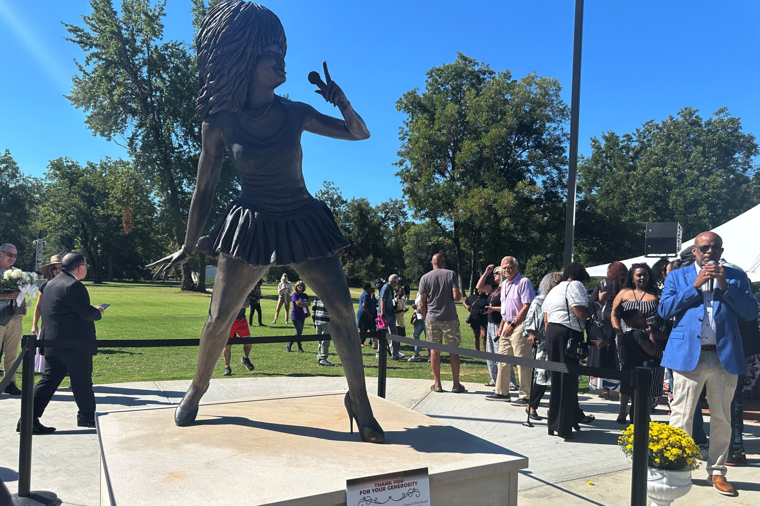 Statue of rock n’ roll queen Tina Turner unveiled in Tennessee community where she grew up ...