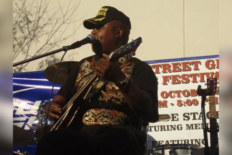 Once-homeless blues guitarist holds DC show to benefit unhoused ...