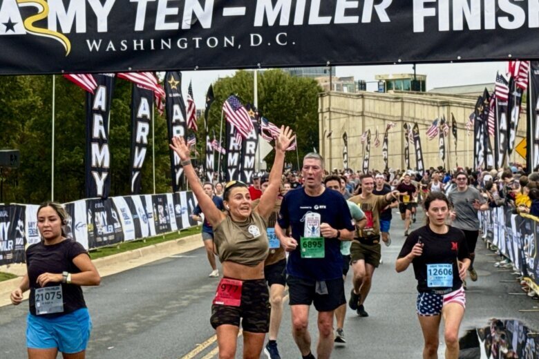 Tens of thousands turn out for DC’s 41st Army Ten-Miler - WTOP News