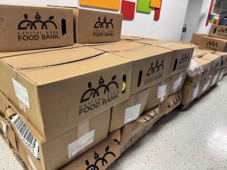 Food banks step up as shutdown leaves federal workers struggling - WTOP ...