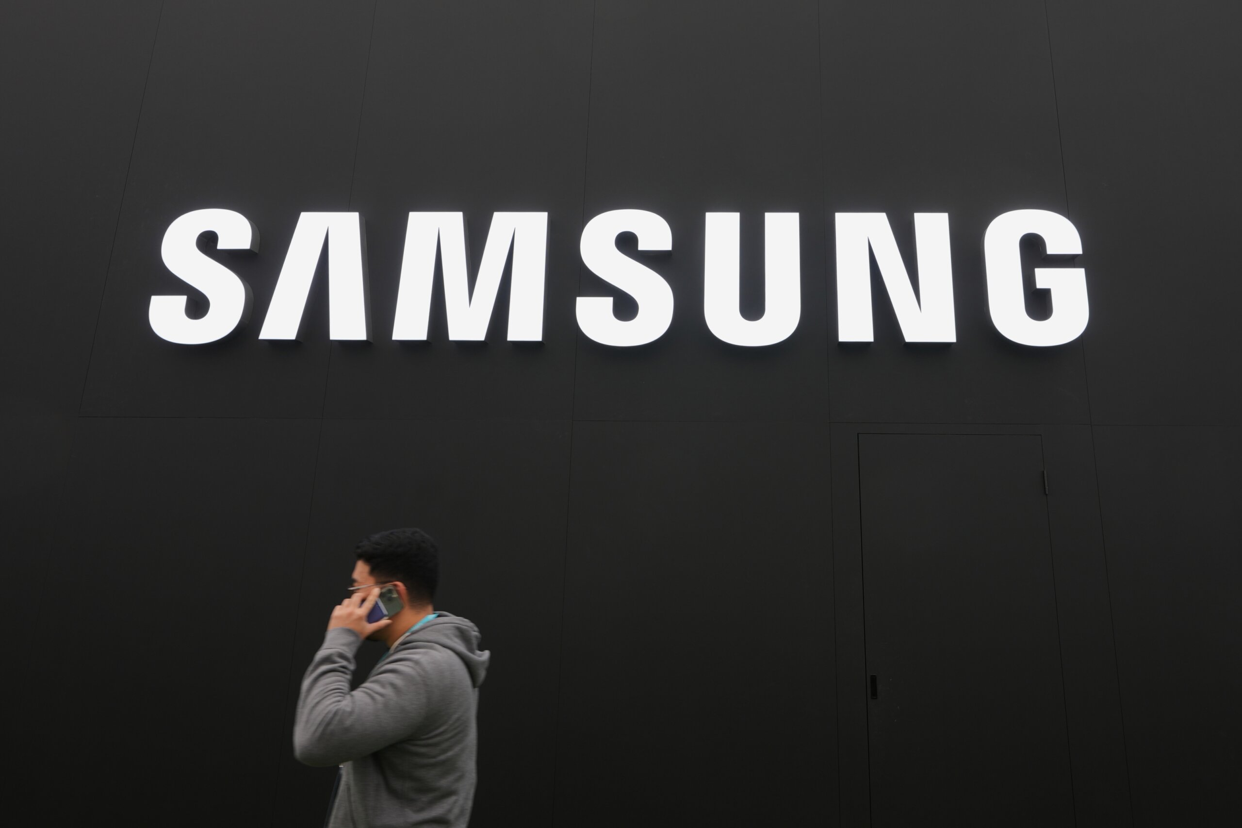 Samsung reports 32% rise in operating profit and predicts continued AI ...