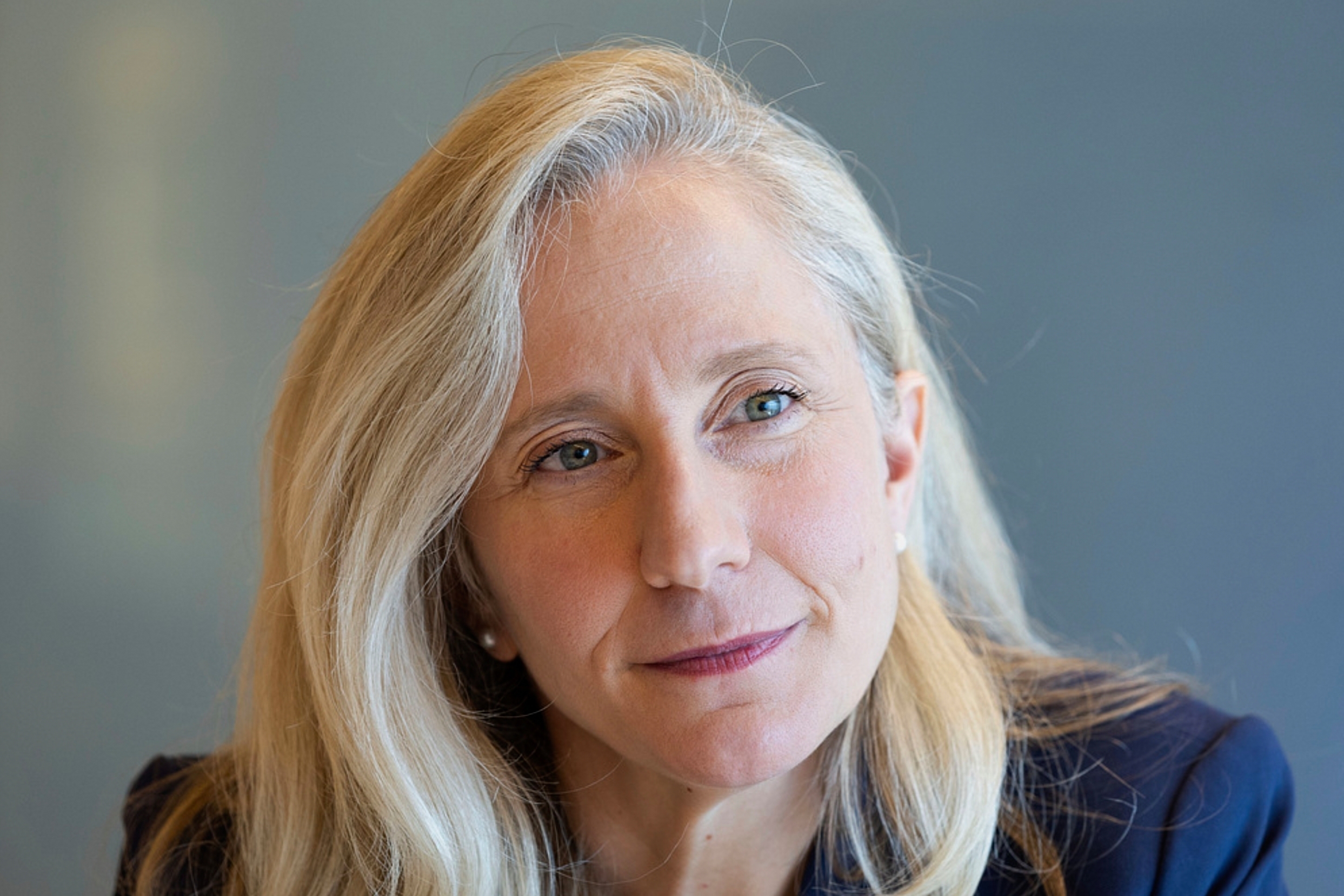 Democrat Abigail Spanberger backs Virginia legislature’s redistricting push - WTOP News