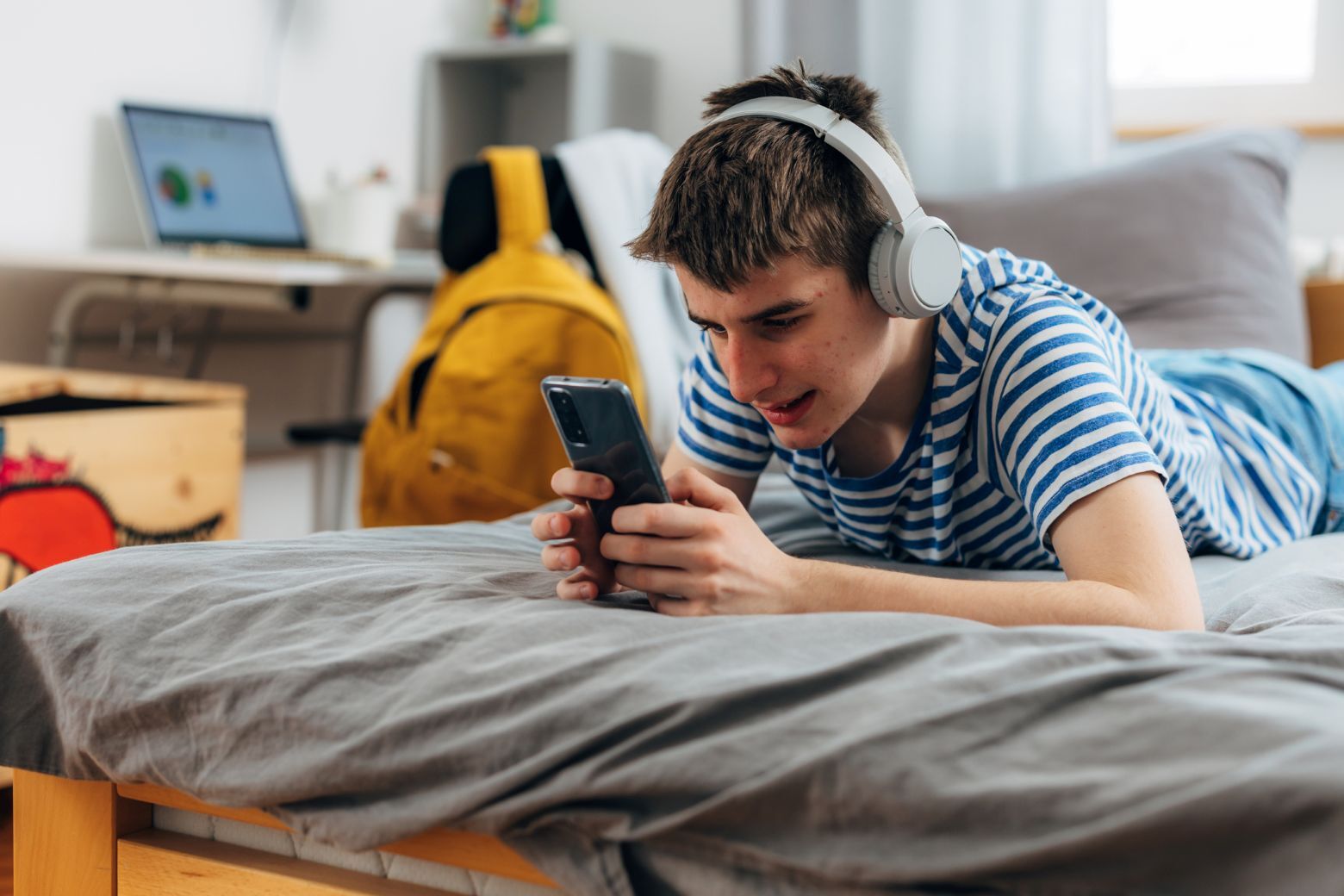 ‘Digital masculinity’ bombarding teen boys with content, stereotypes of ...