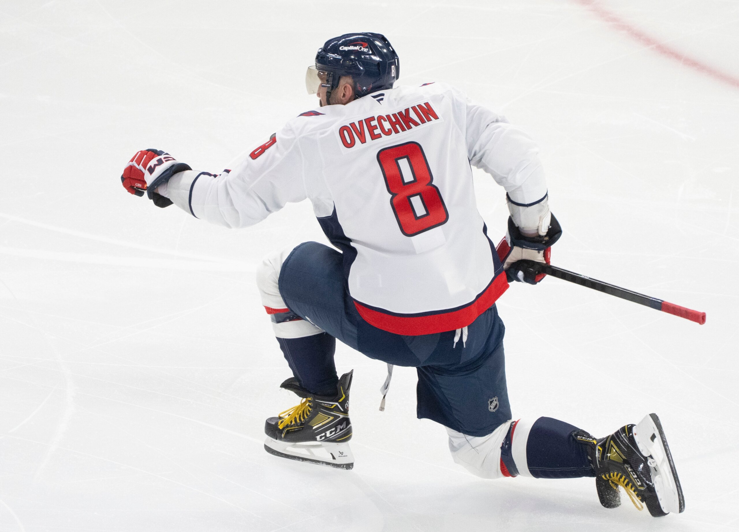 Ovechkin scores twice as Capitals crush Sharks 7-1 for sixth straight win - WTOP News