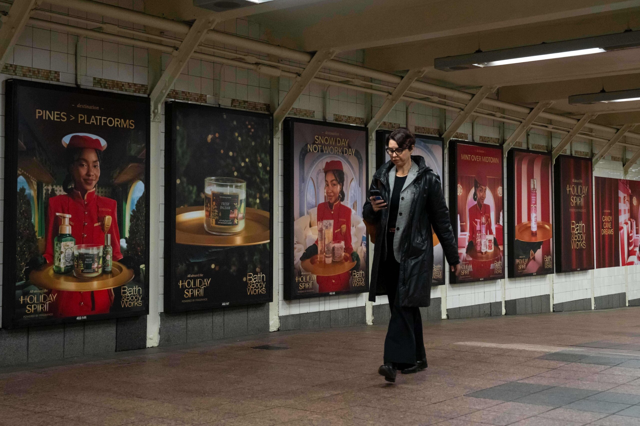 Why does this NYC subway station smell ‘Christmassy’? It’s an ad - WTOP ...