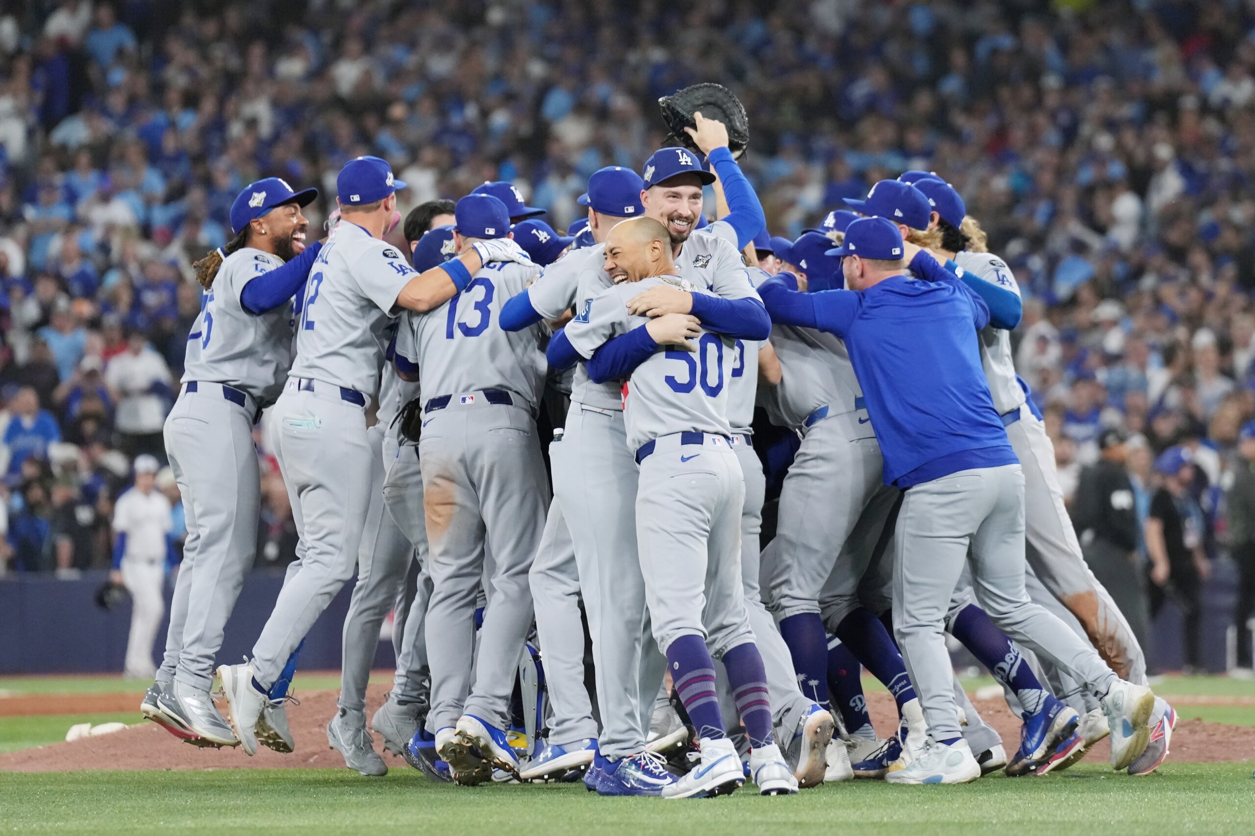 Smith’s homer in 11th lifts Dodgers over Blue Jays 5-4 to become first ...