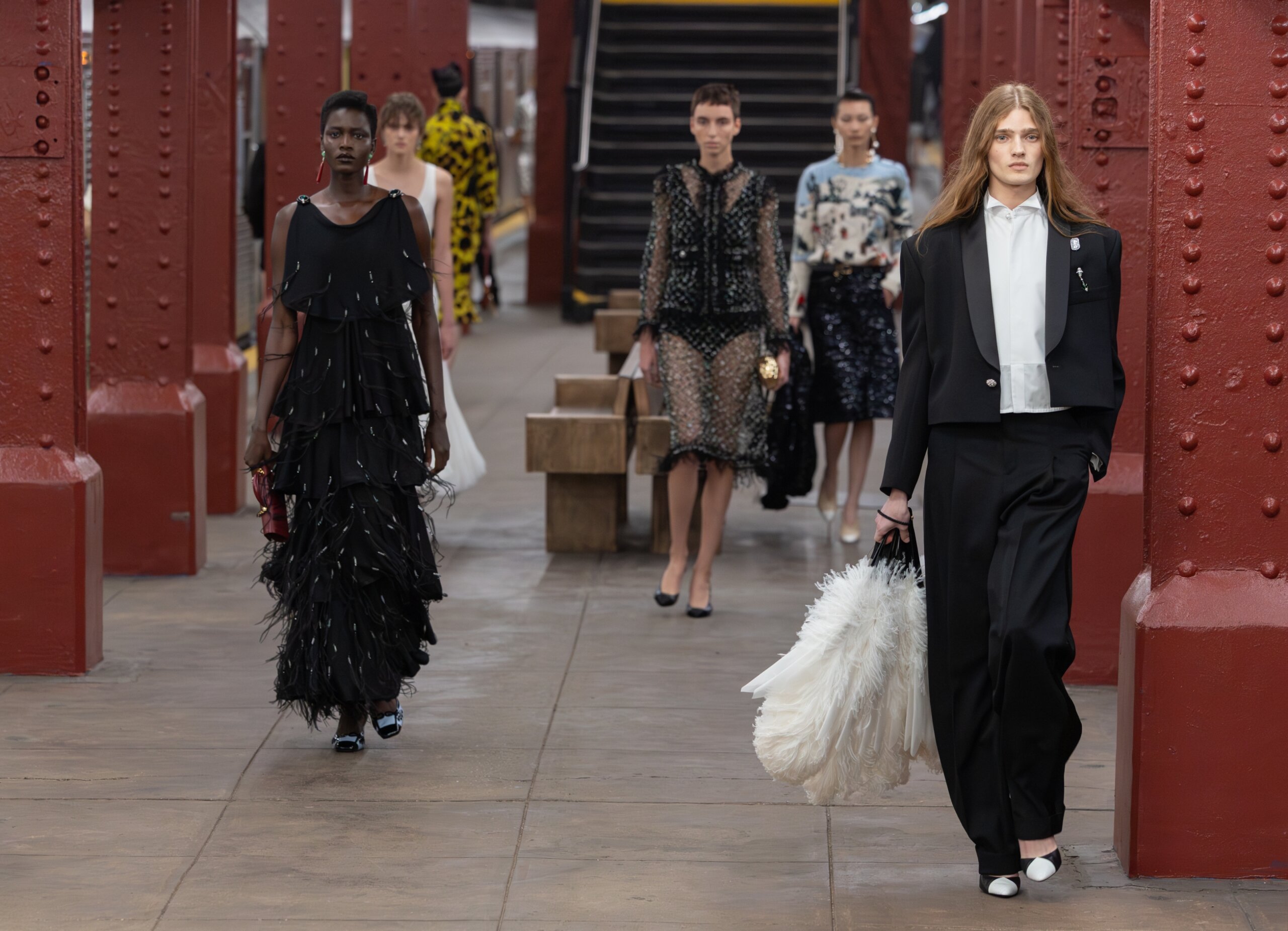 Chanel’s new showman stages an ode to NYC with star-packed runway show ...
