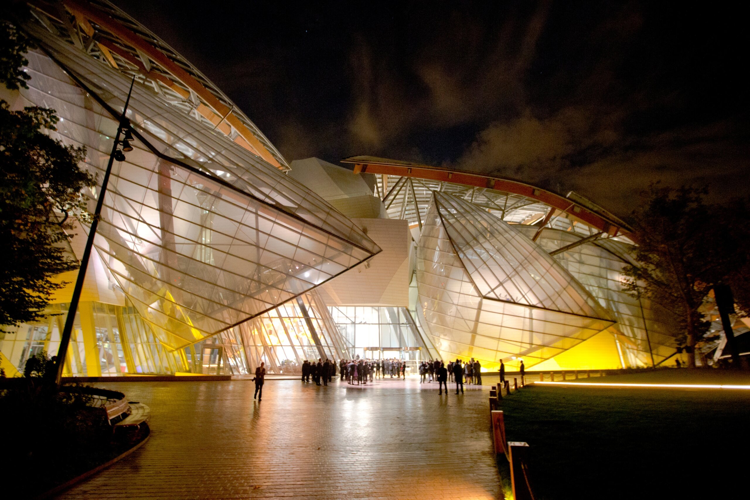 Groundbreaking architect Frank Gehry’s famous buildings, in photos ...