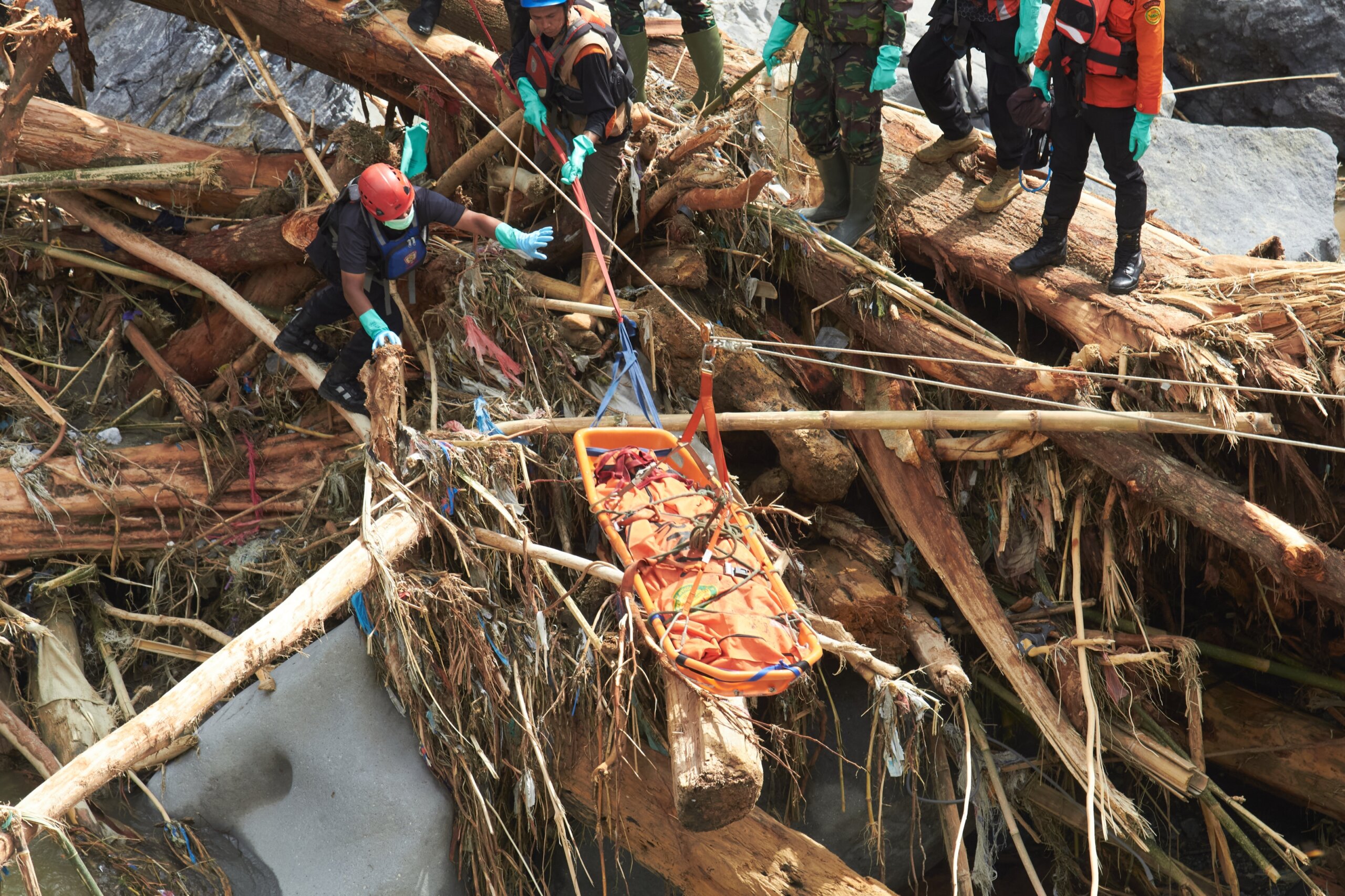 More than 1,300 dead from floods in Indonesia, Sri Lanka and Thailand ...