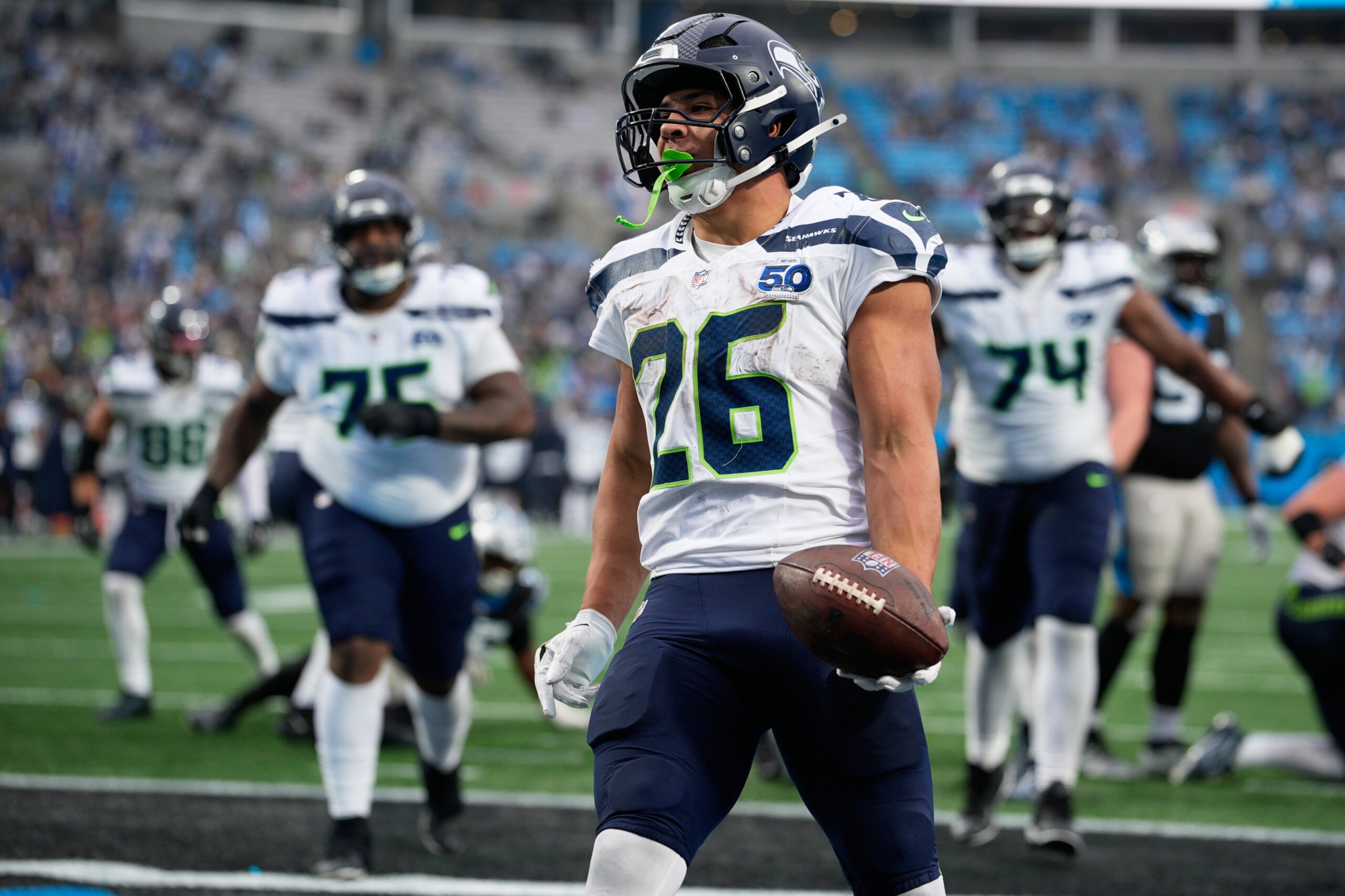 Seahawks close in on NFC’s top seed with 27-10 win over Panthers - WTOP ...