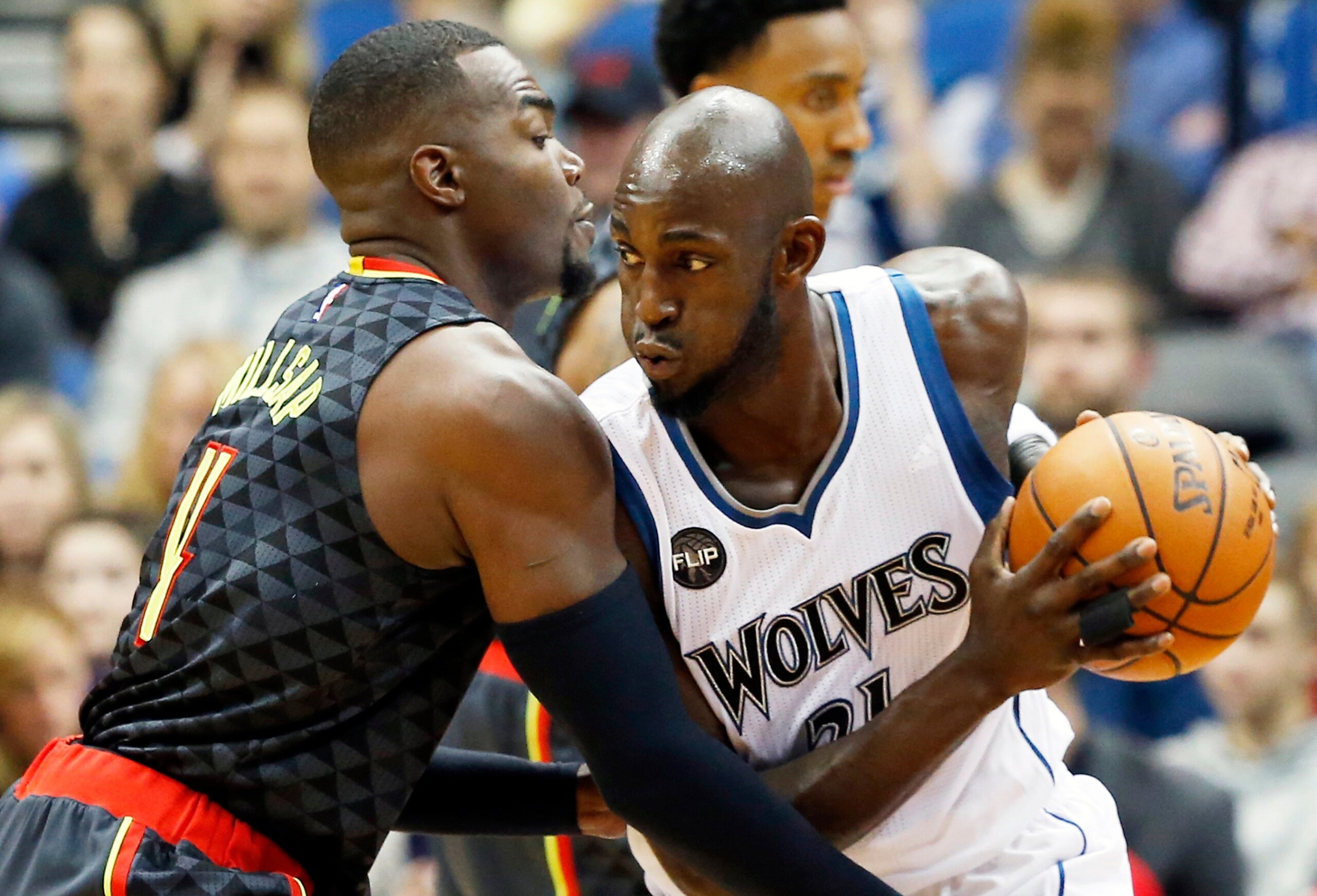 Timberwolves formalize a reunion with Kevin Garnett, with a plan to ...