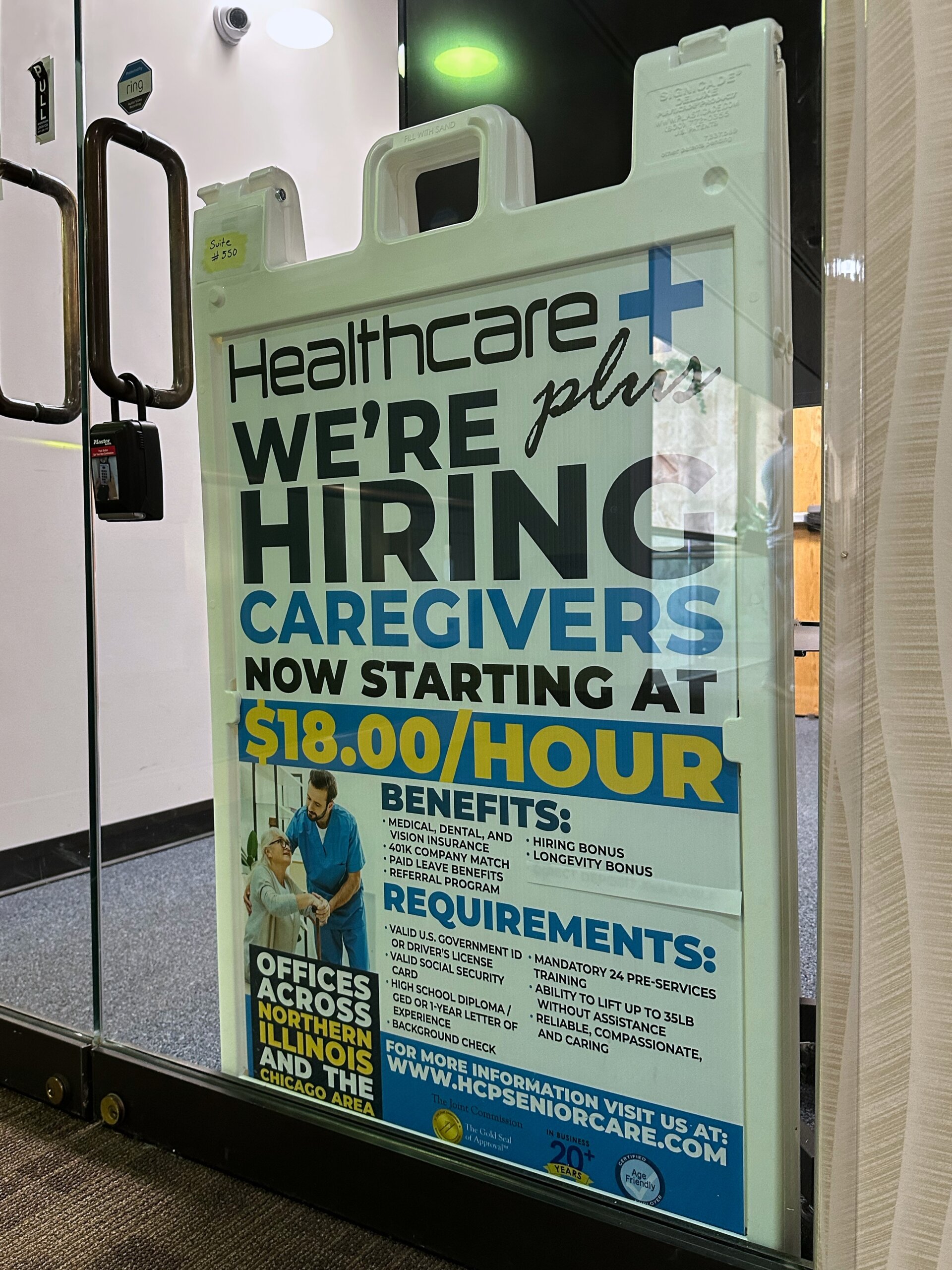 US applications for jobless benefits, a proxy for layoffs, tick down to ...