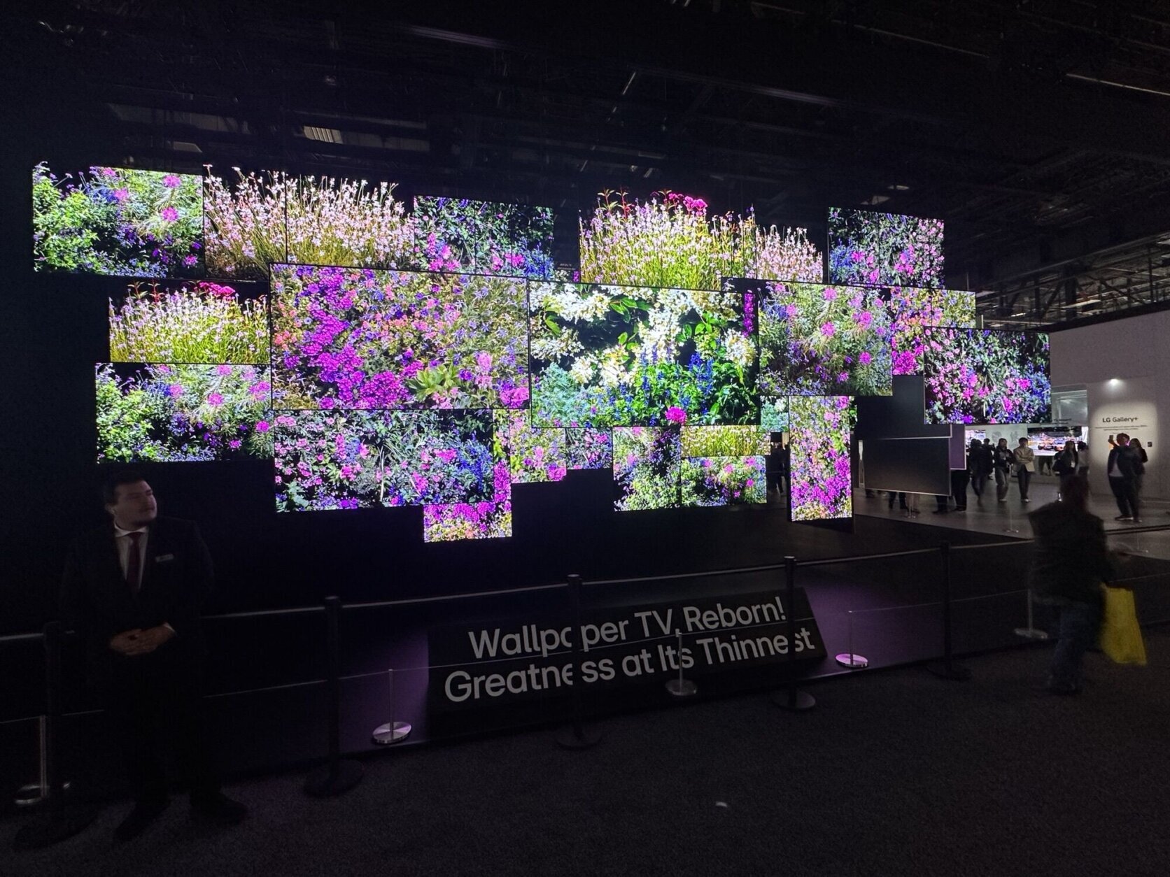 Theme park-style exhibit booths transform CES into ‘Disneyland for ...