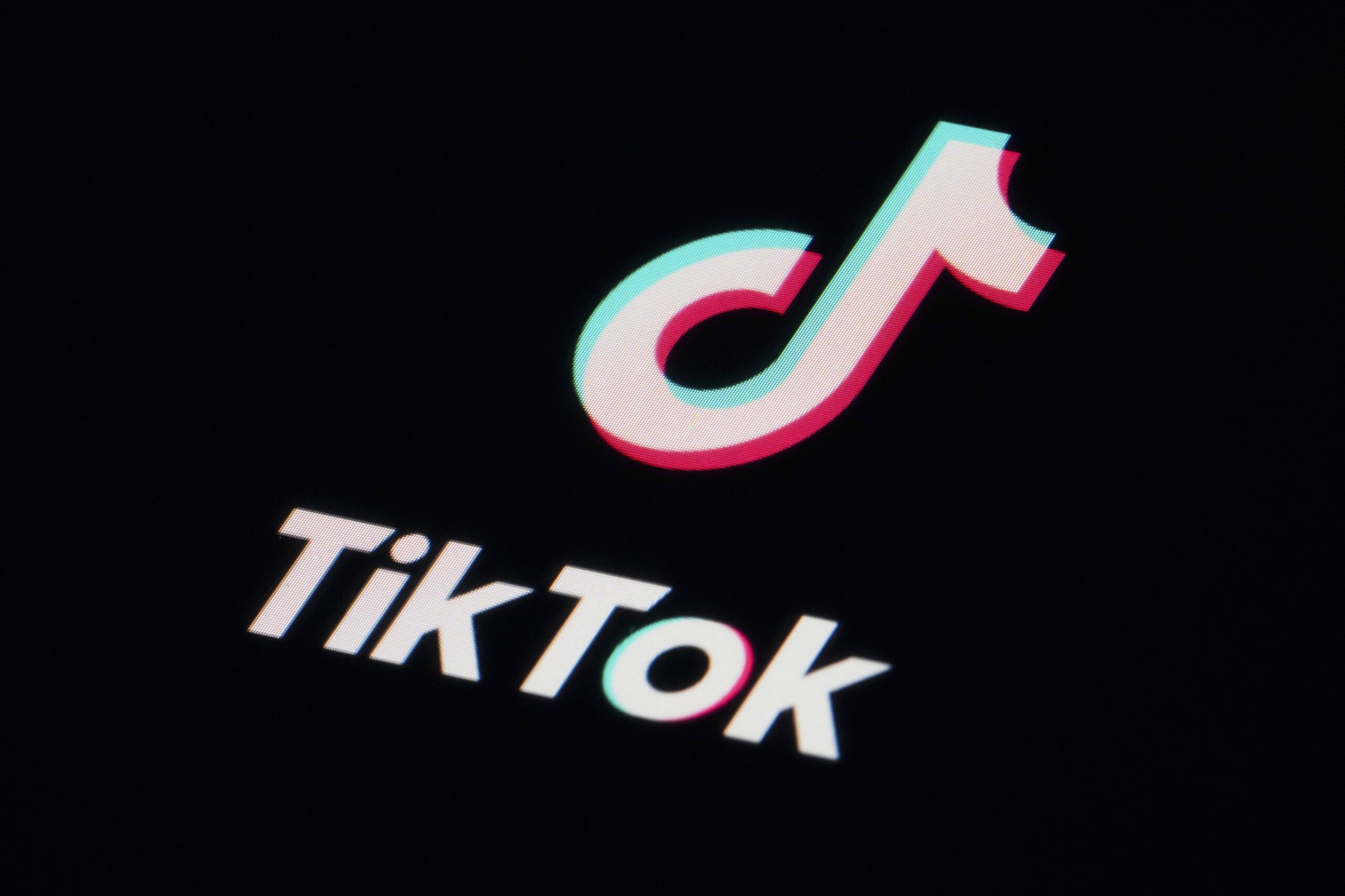 TikTok finalizes a deal to form a new American entity - WTOP News