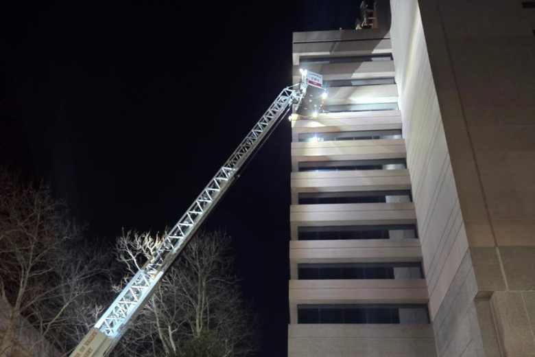 2 men rescued from 9th-floor Bethesda hotel ledge after armed suspect ...