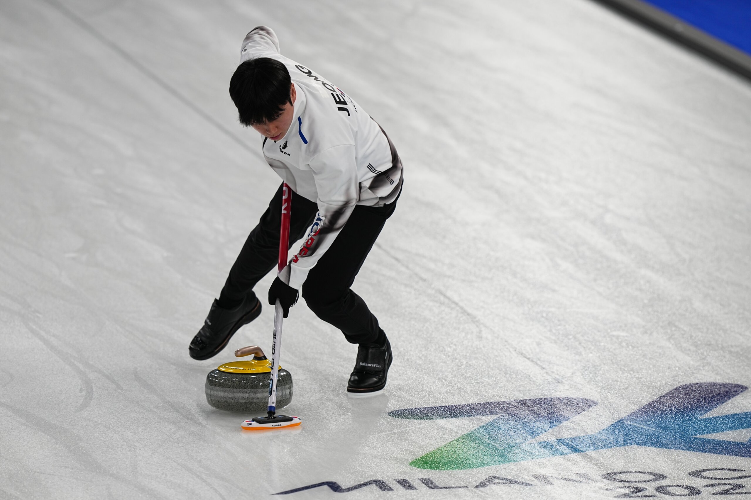 Curling opens competition at 2026 Winter Olympics as brief power outage ...
