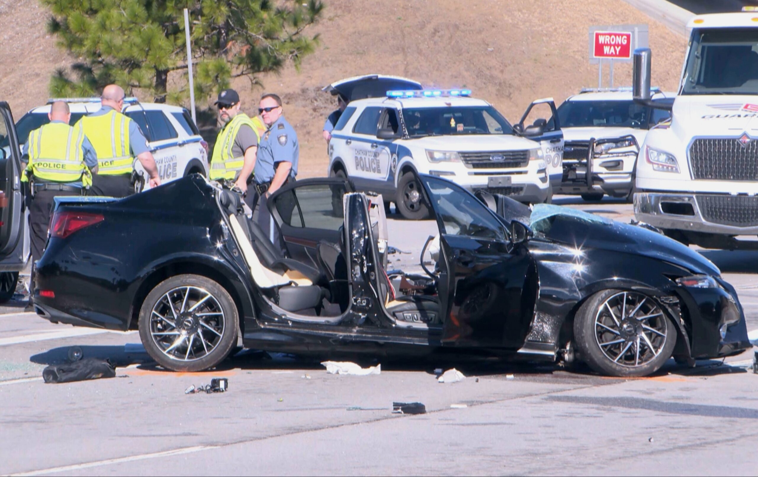 Driver fleeing ICE officers crashes, killing a Georgia teacher ...