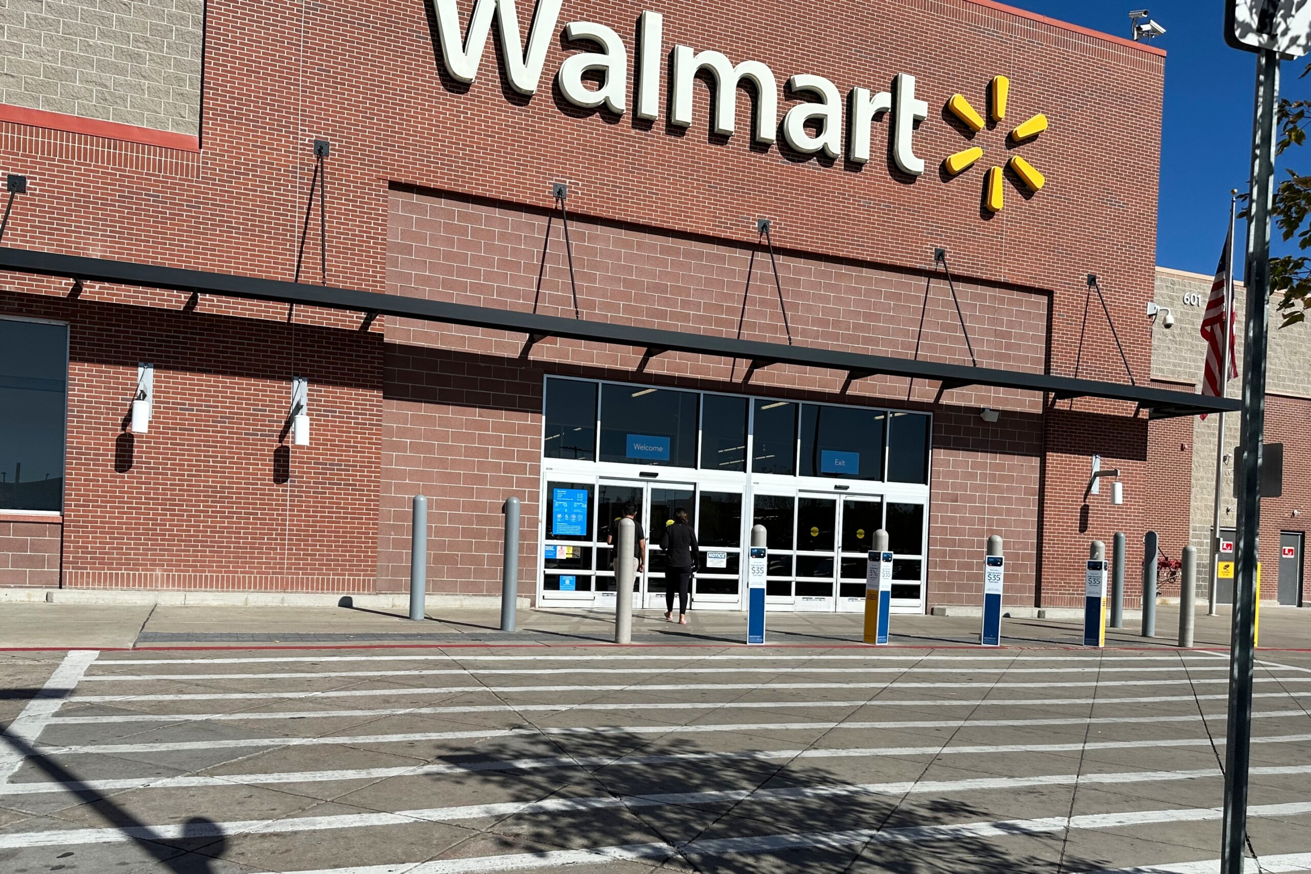 Walmart delivers another quarter of impressive sales but offers a muted ...