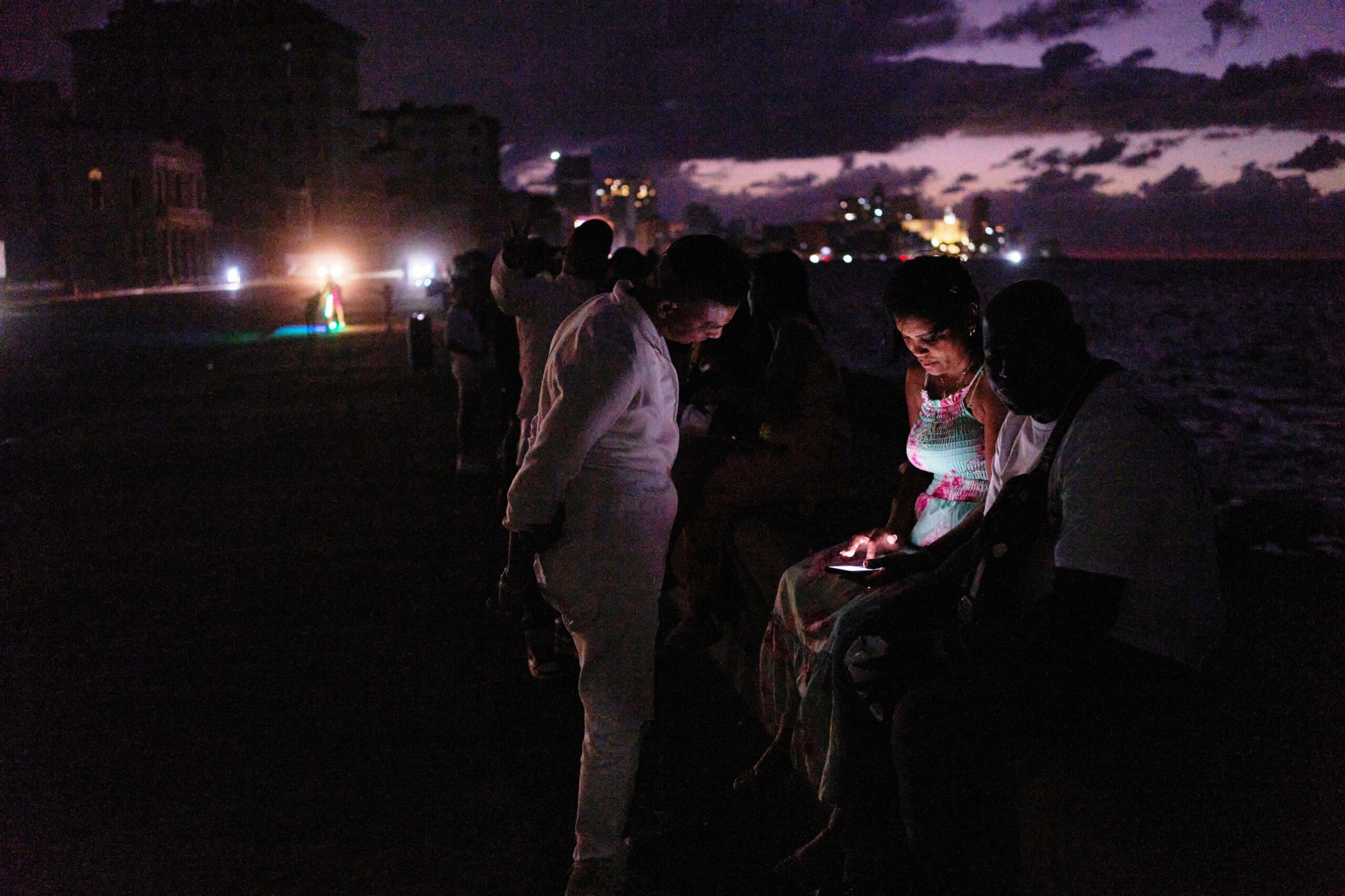 Cuba begins to restore power after nationwide grid collapse - WTOP News