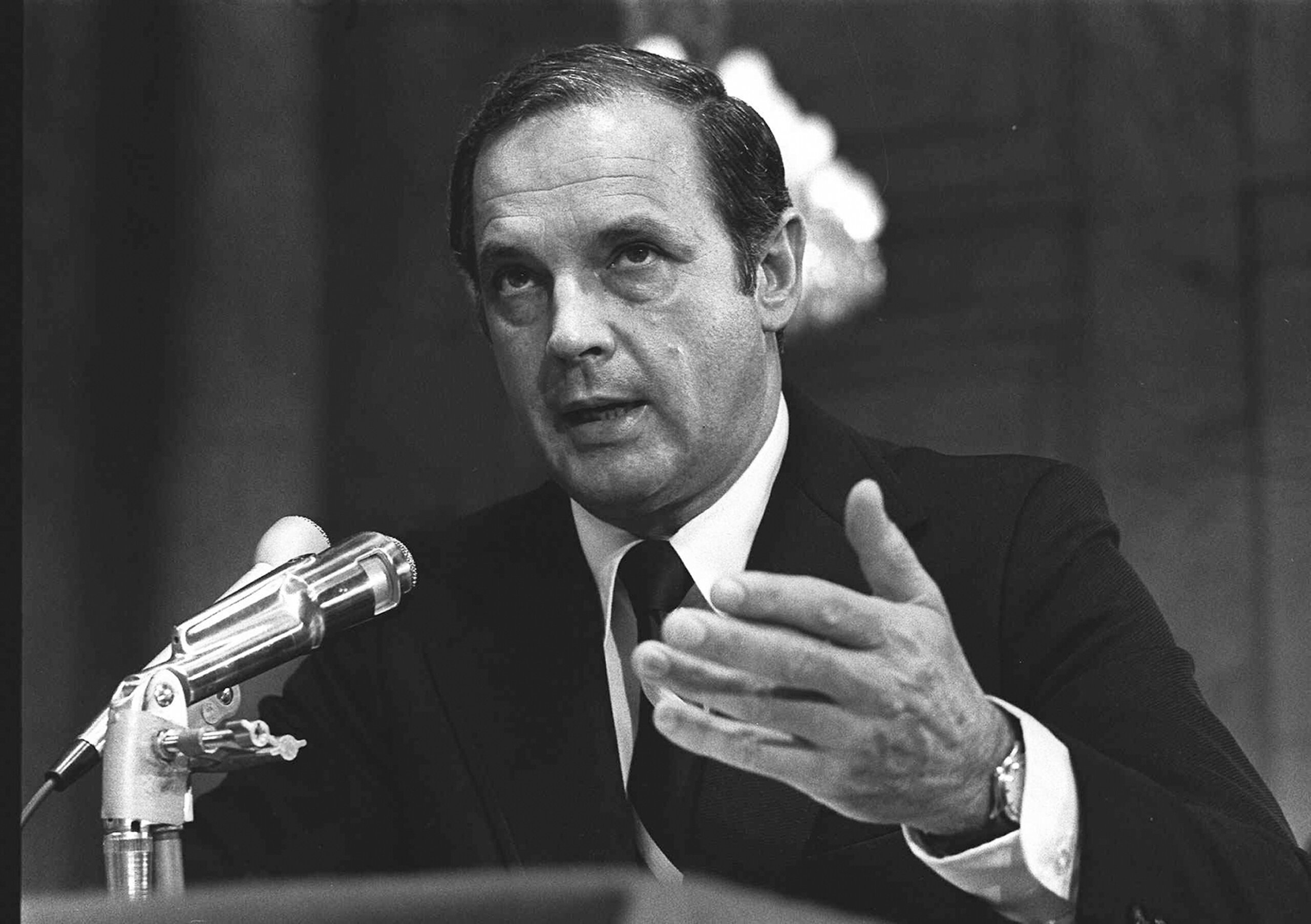 Alexander Butterfield, the Nixon aide who disclosed Watergate tapes ...