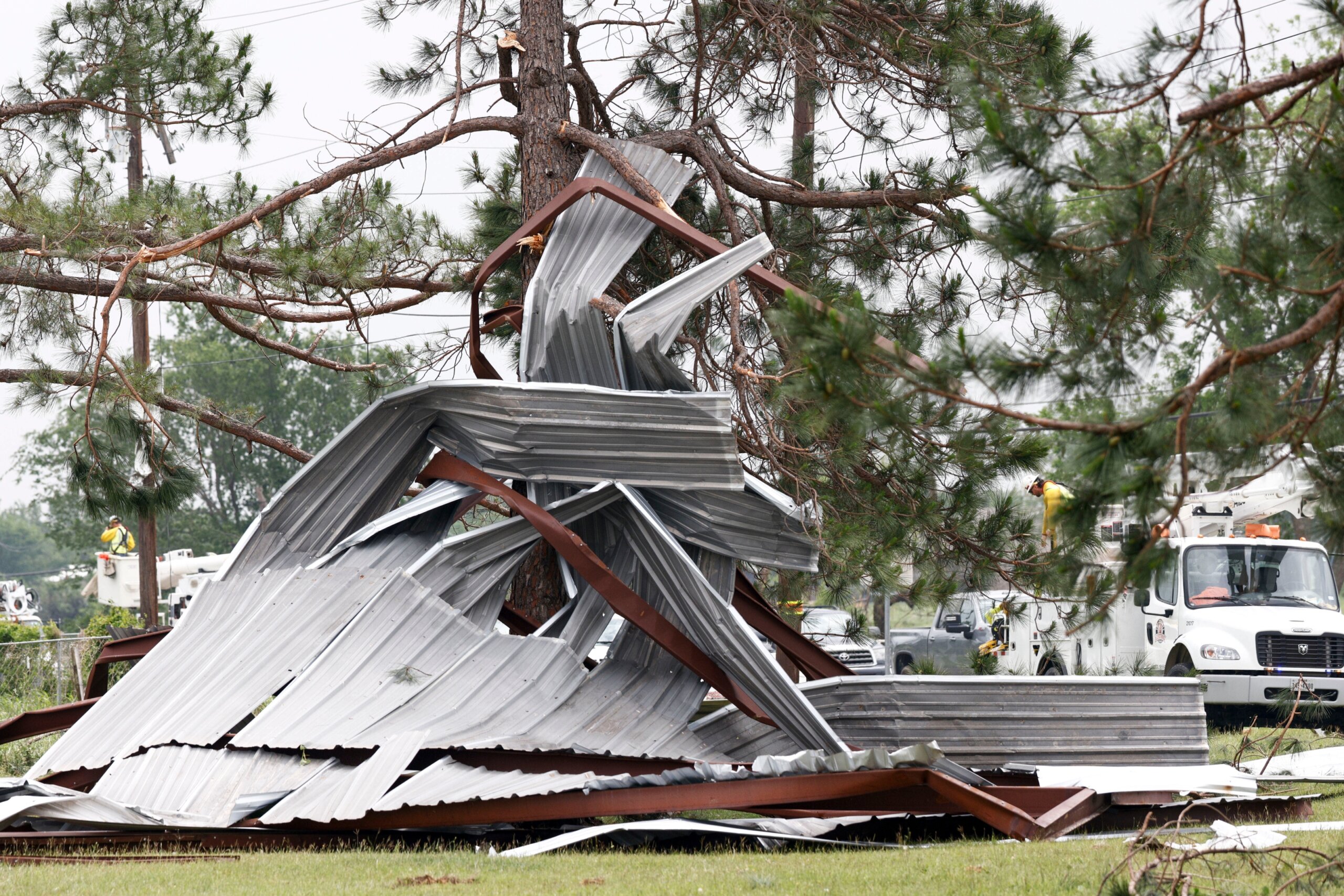 Tornadoes in northern Texas leave at least 2 dead and destroy multiple ...
