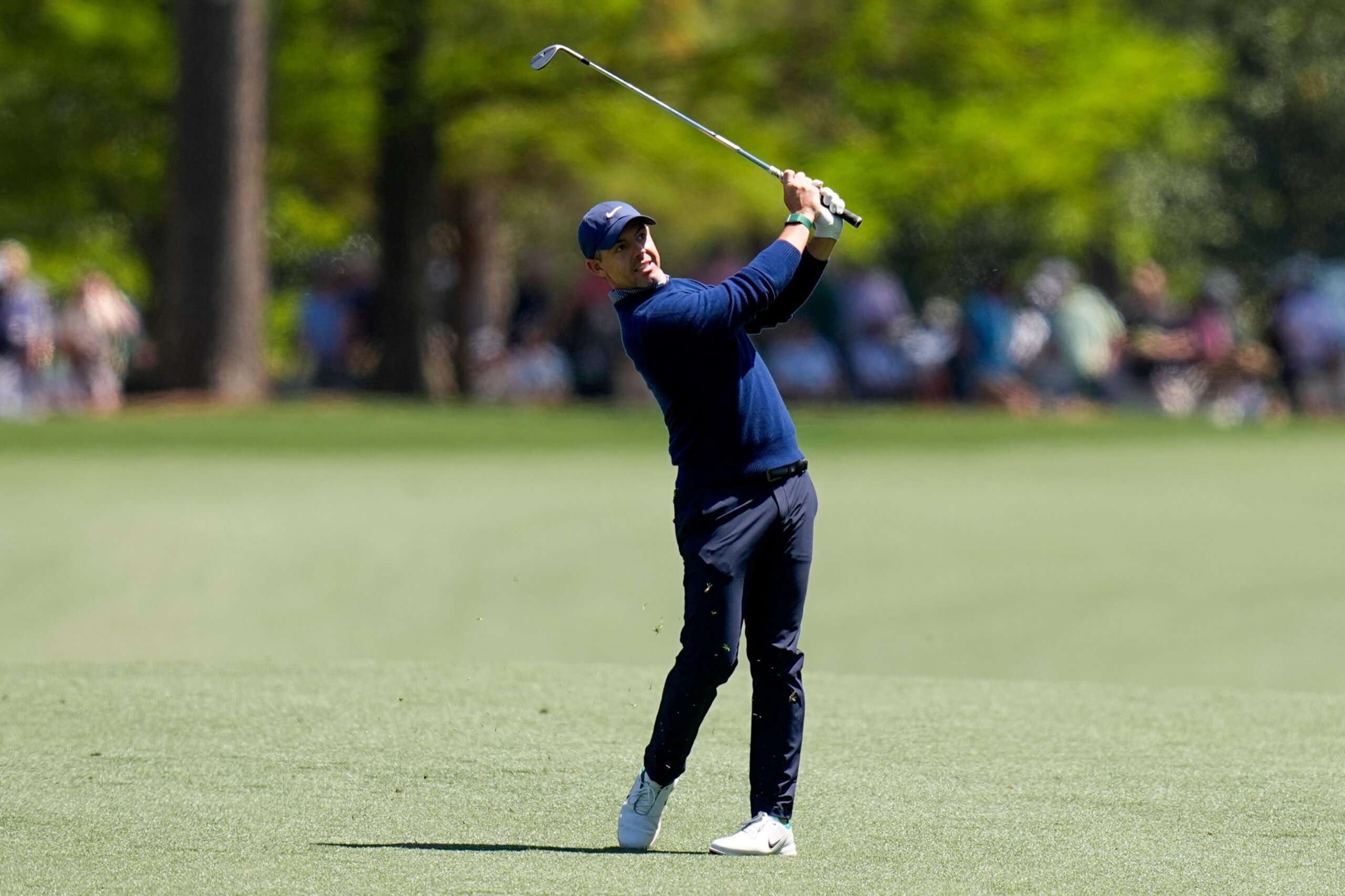 Rory McIlroy pulls away with birdie binge and sets Masters record with ...