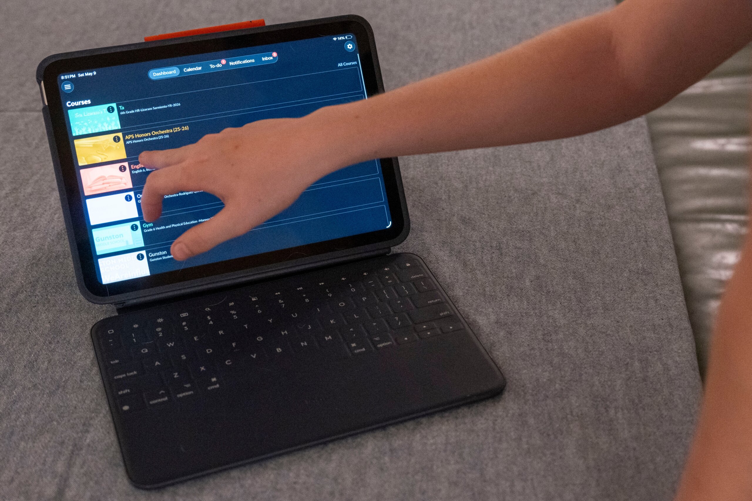 America’s schools face a backlash on digital devices as screens ...